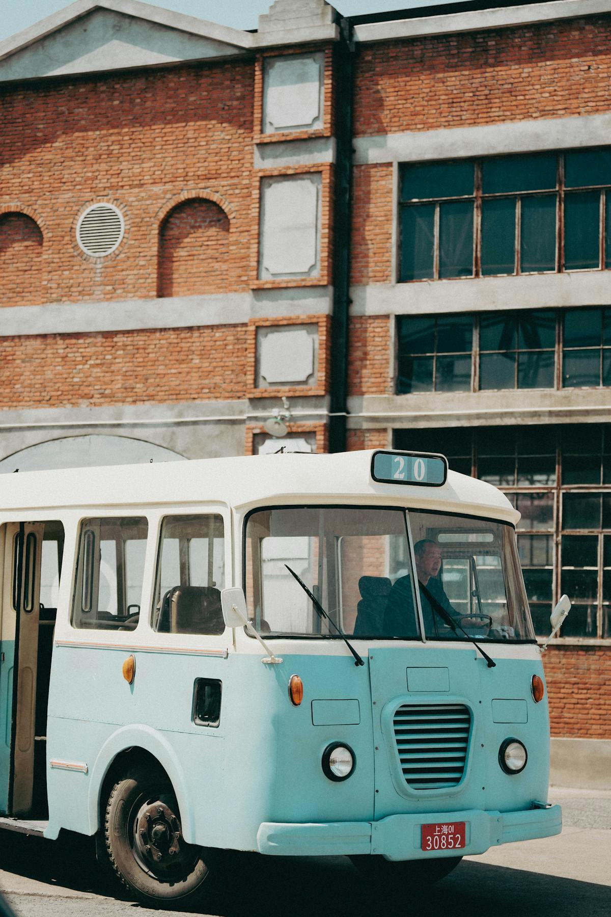 Bus Driver Photos, Download The BEST Free Bus Driver Stock Photos & HD ...