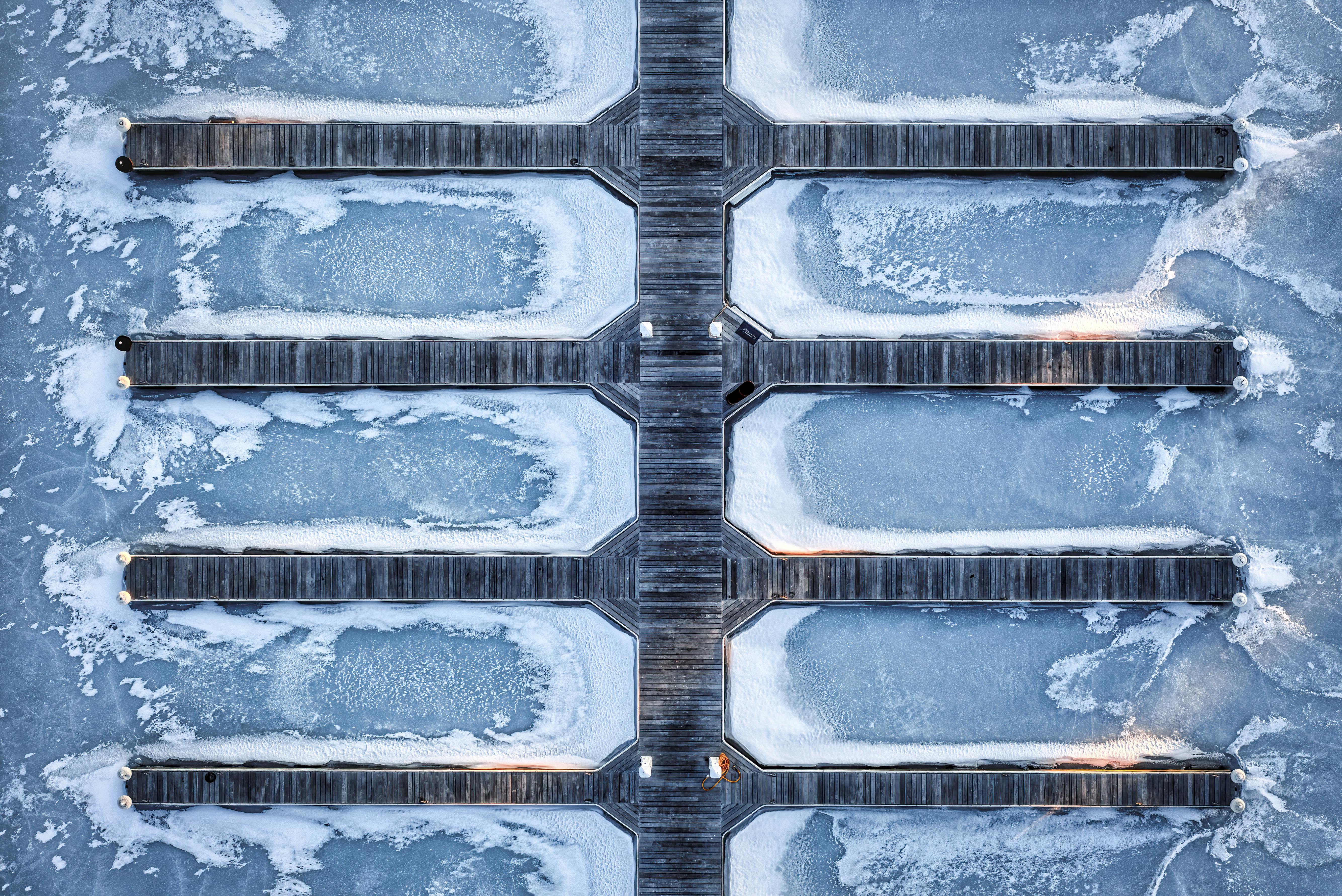 Ice around Piers · Free Stock Photo