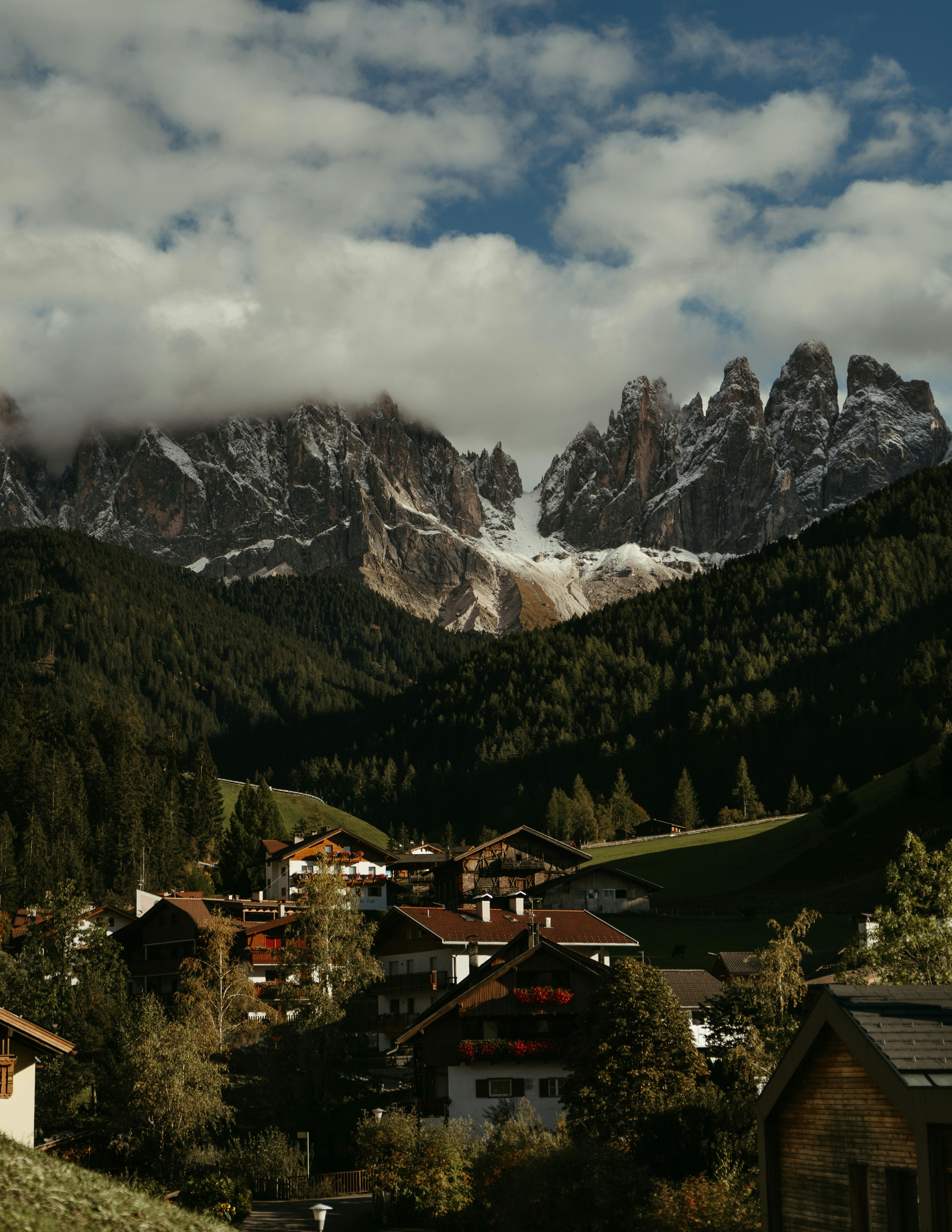 Village in Mountains · Free Stock Photo