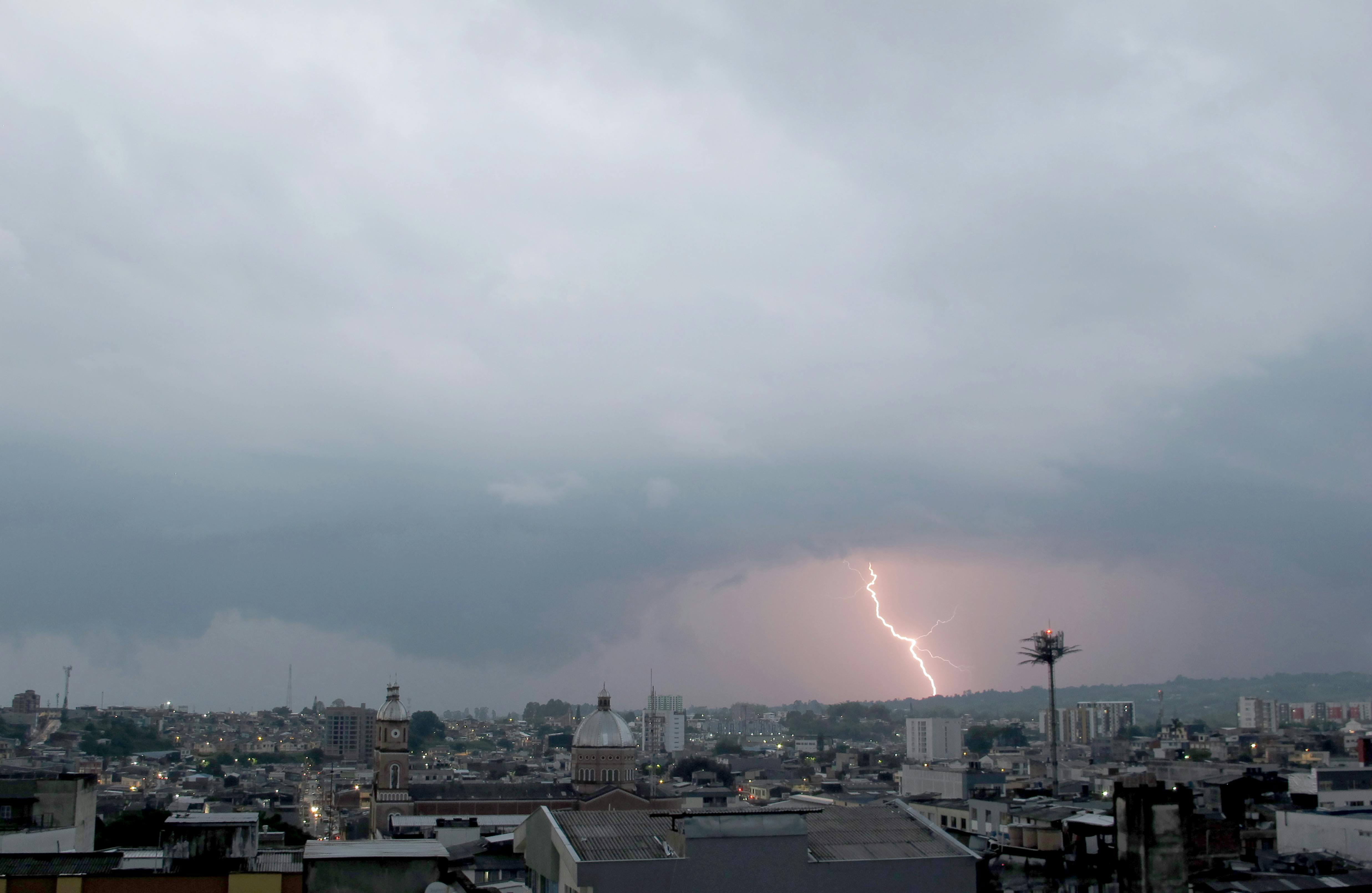 CESAR A RAMIREZ V TRAPHITHO - 사진