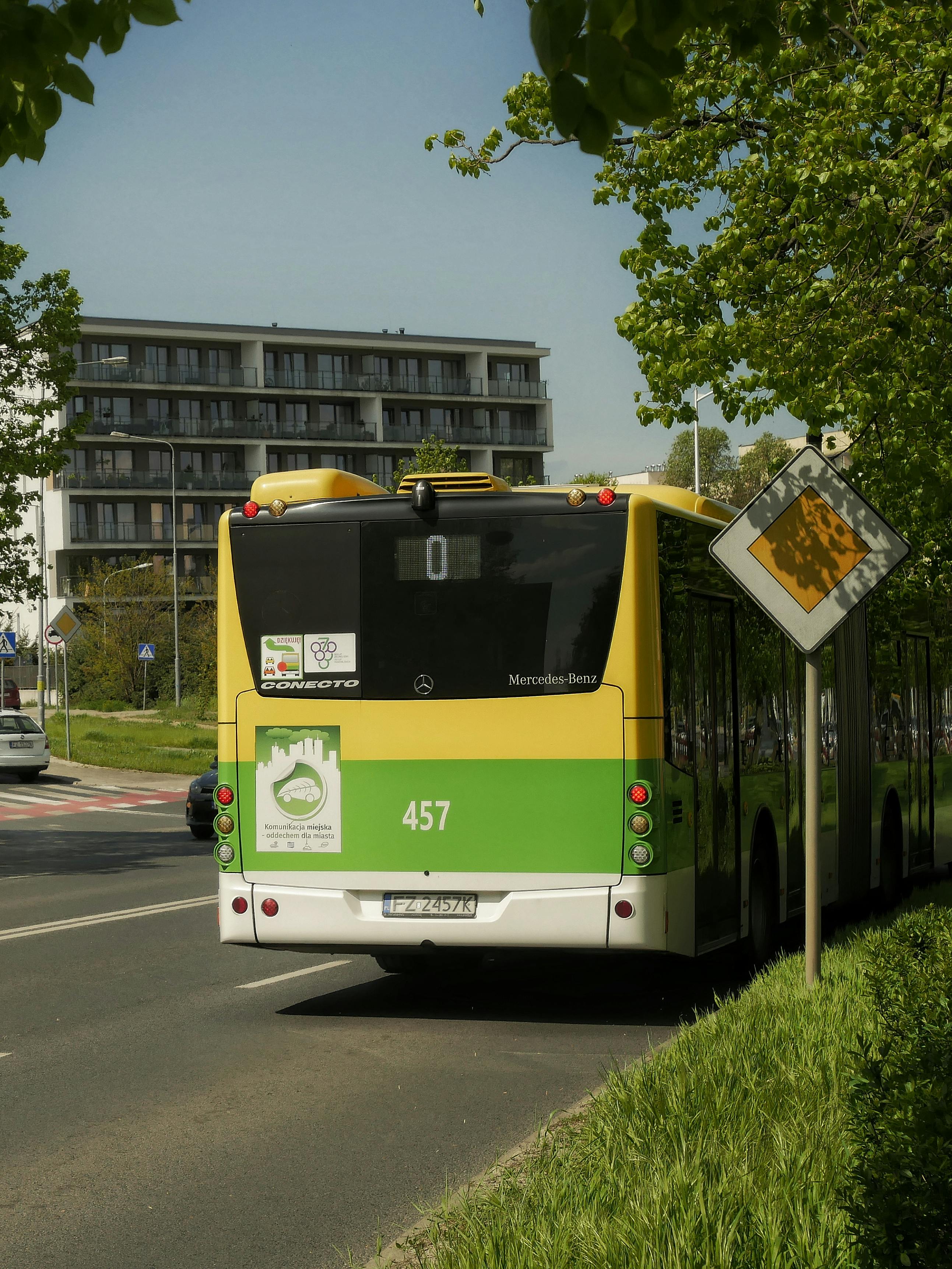 Mercedes Bus Photos, Download The BEST Free Mercedes Bus Stock Photos ...