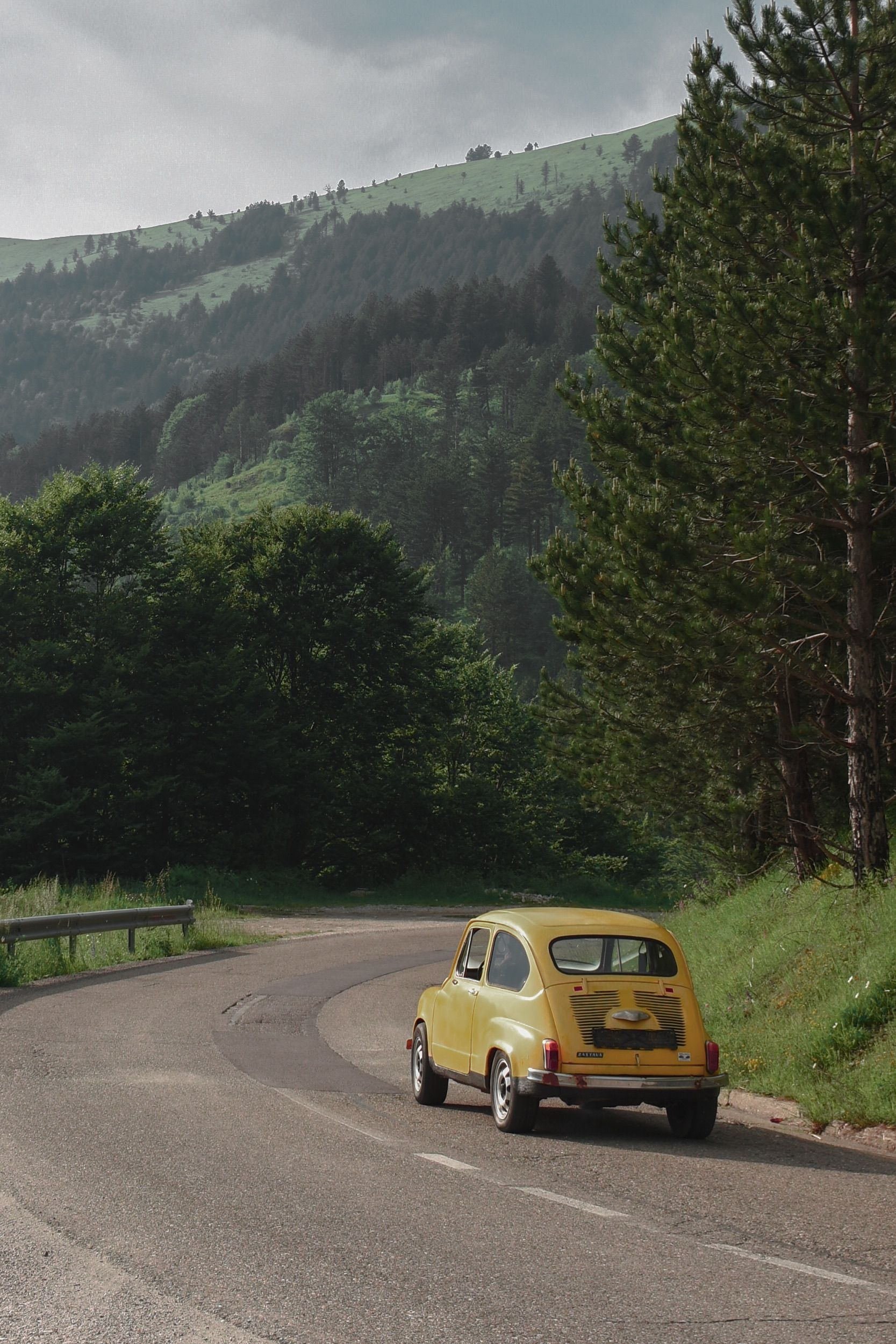 Foto gratuita di alberi, auto in natura, auto retrò, auto vecchia ...