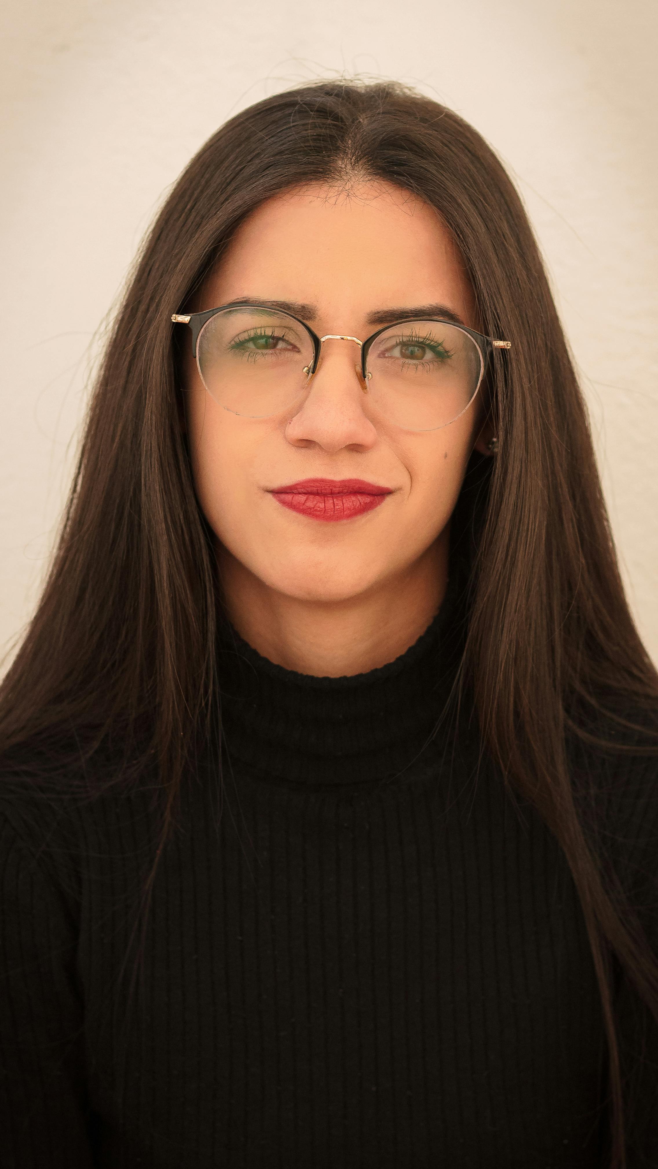 646.304+ Fotos y Imágenes de Mujer con gafas Gratis · Banco de Fotos Gratis