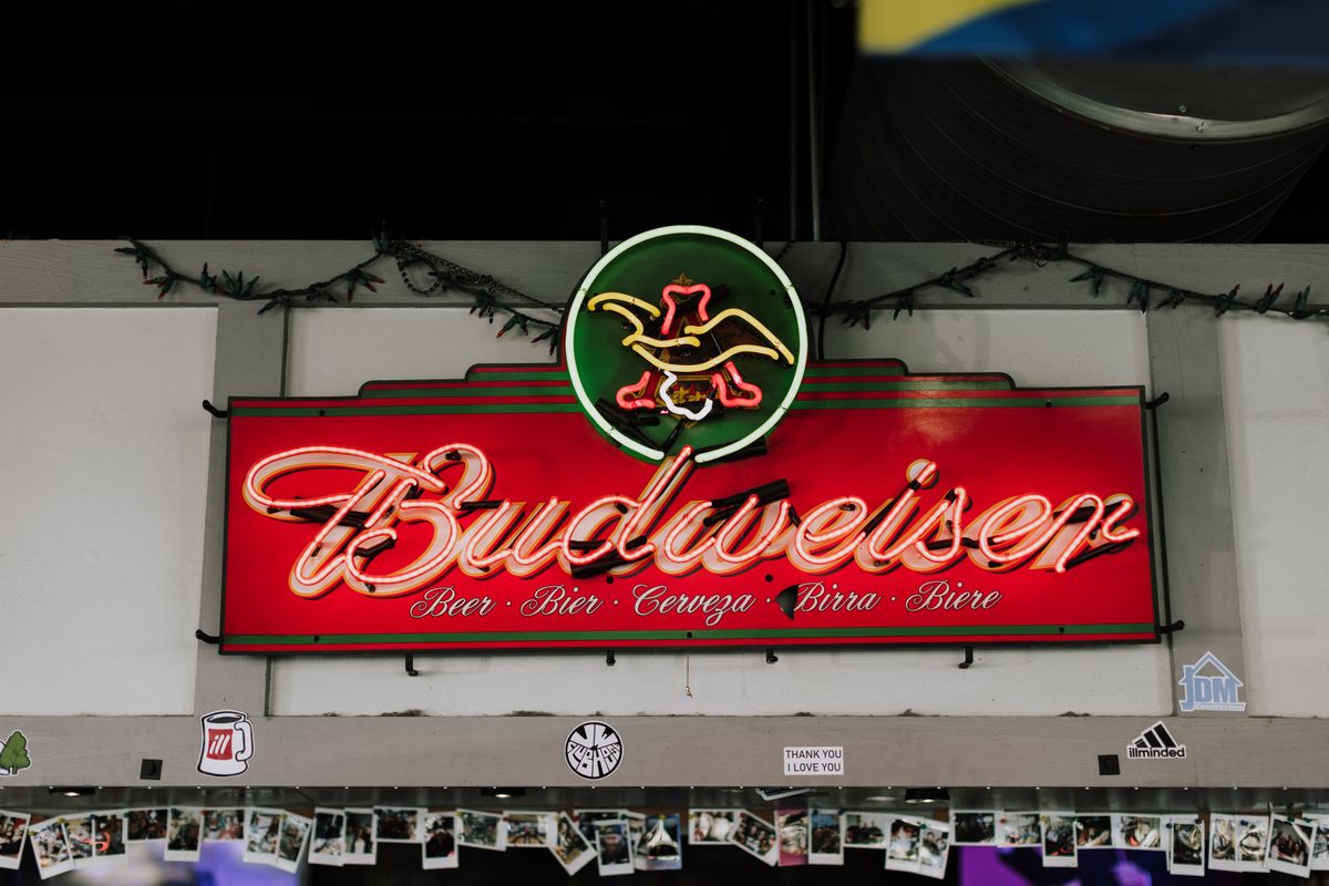 Budweiser Photos, Download The BEST Free Budweiser Stock Photos & HD Images