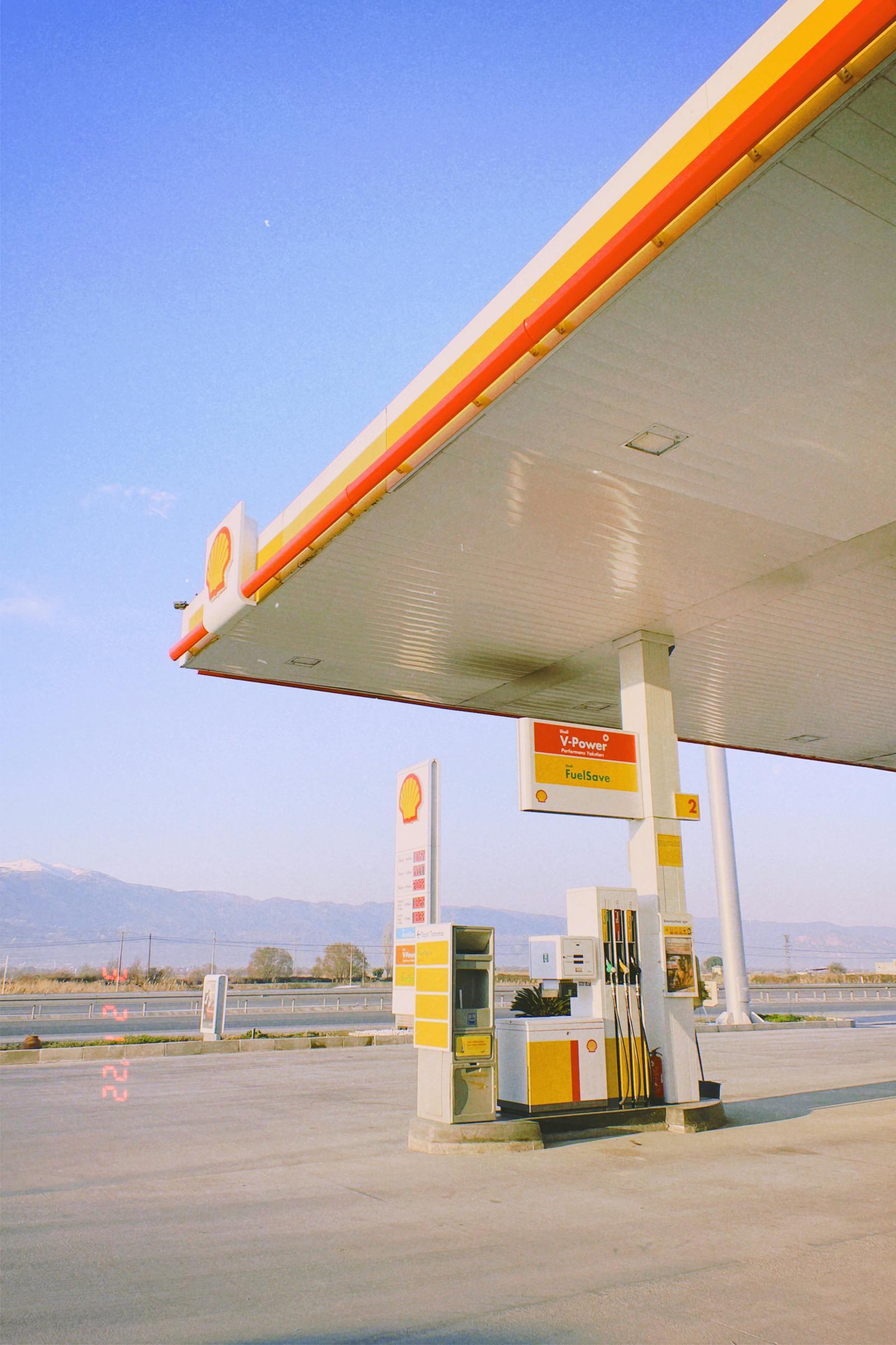 Shell Oil Change Photos, Download The BEST Free Shell Oil Change Stock ...