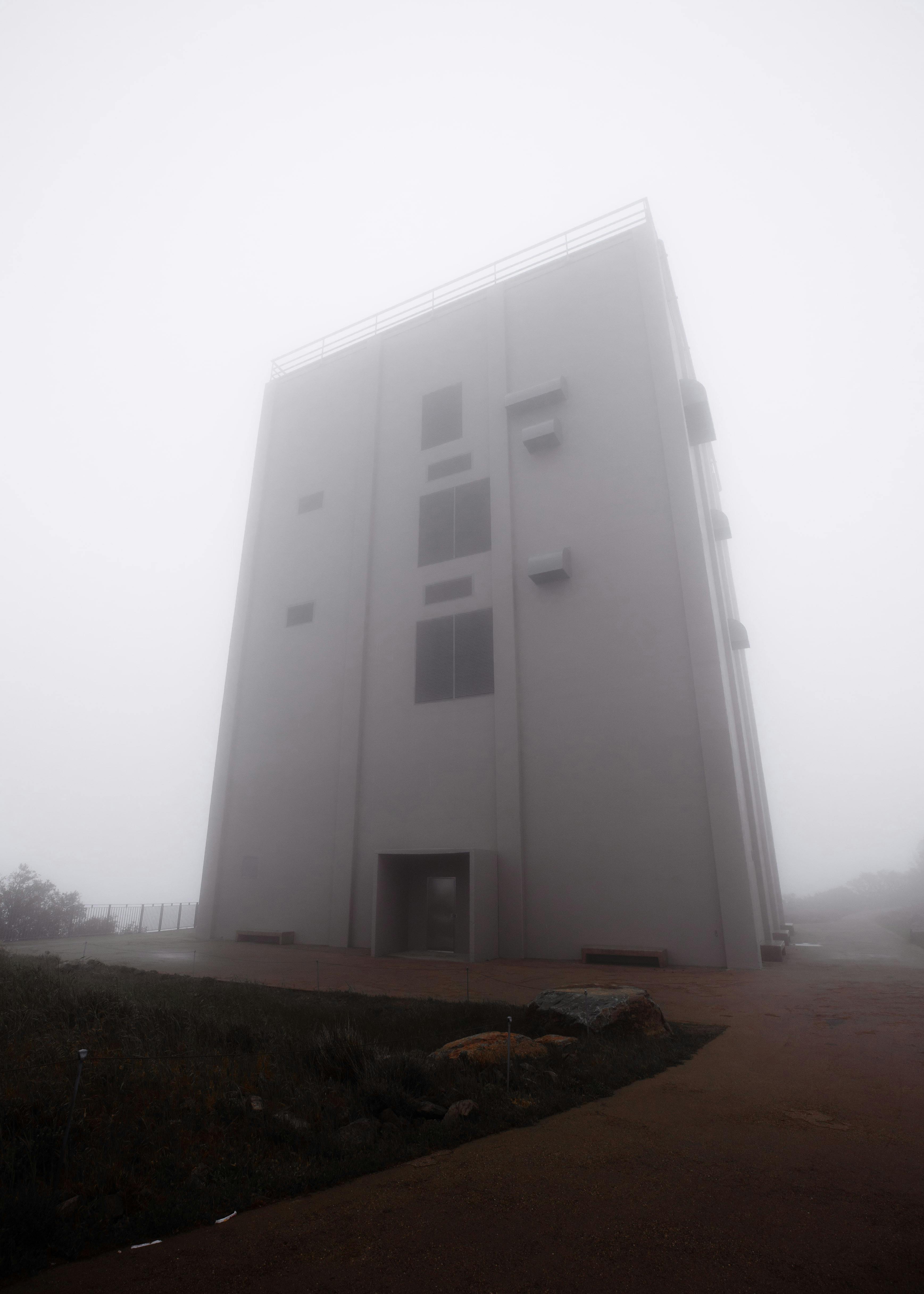 Fog over House · Free Stock Photo