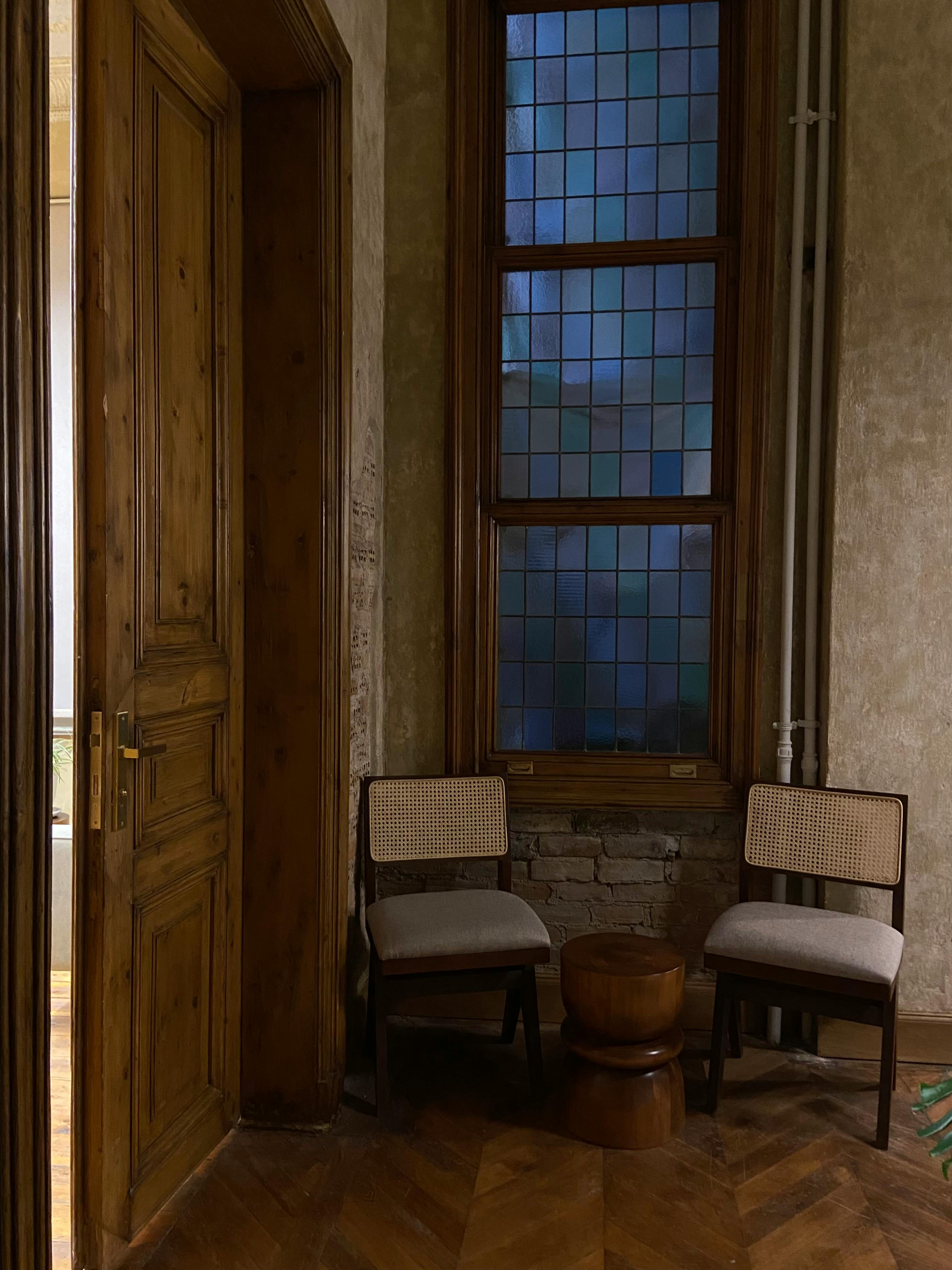 Old-fashioned Living Room Interior · Free Stock Photo