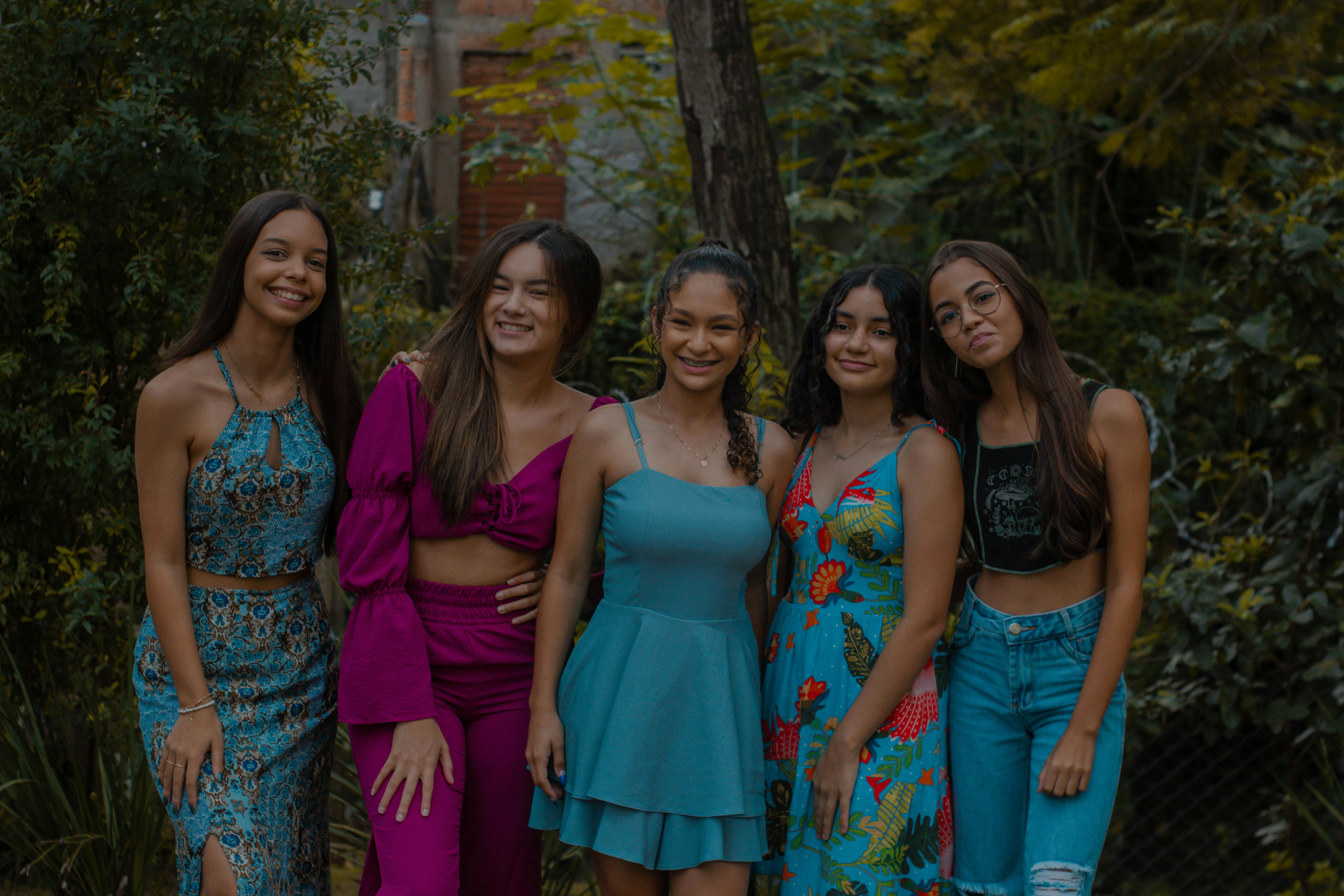 Girls Tanning Photos, Download The BEST Free Girls Tanning Stock Photos ...