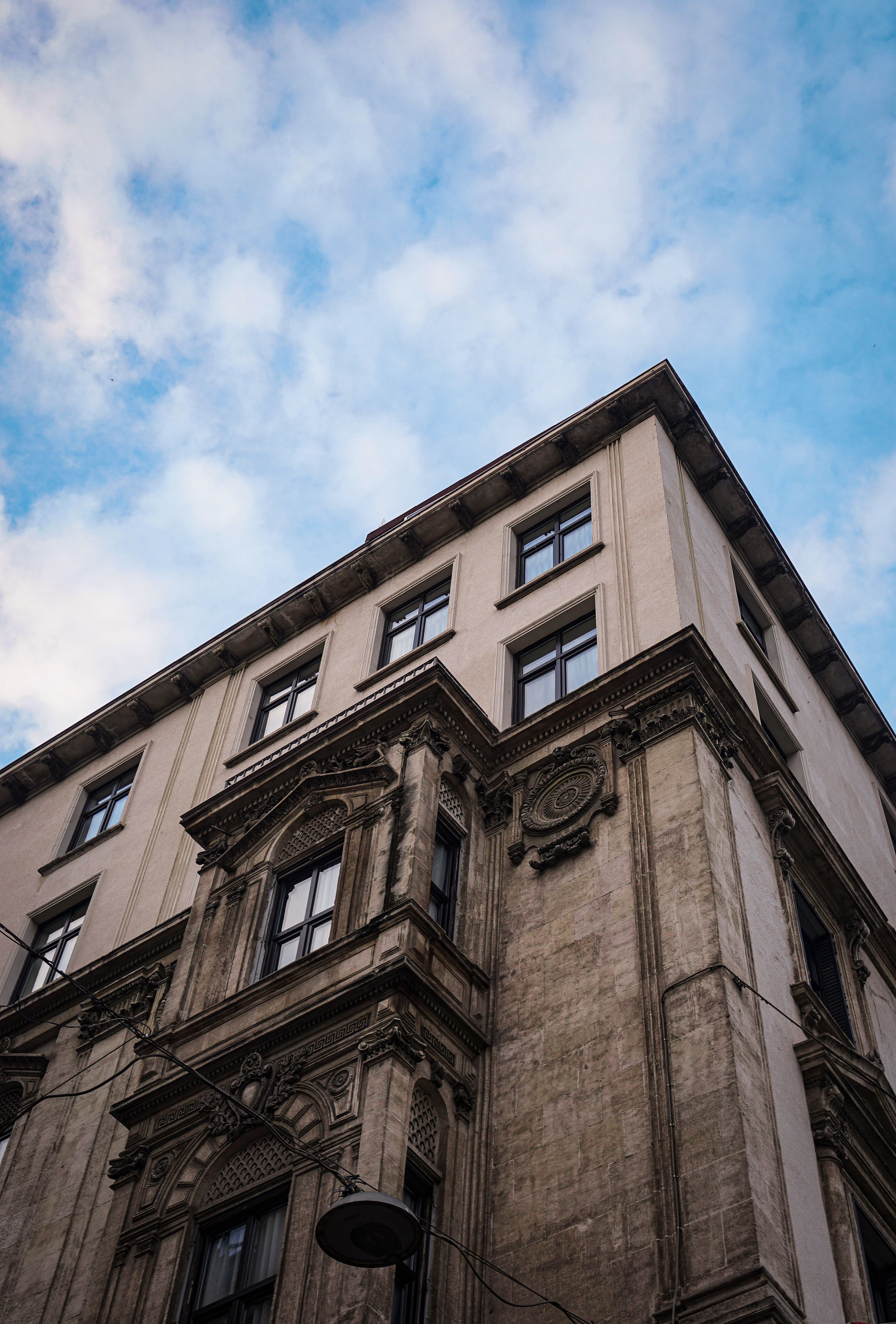 Old Urban Tenement · Free Stock Photo