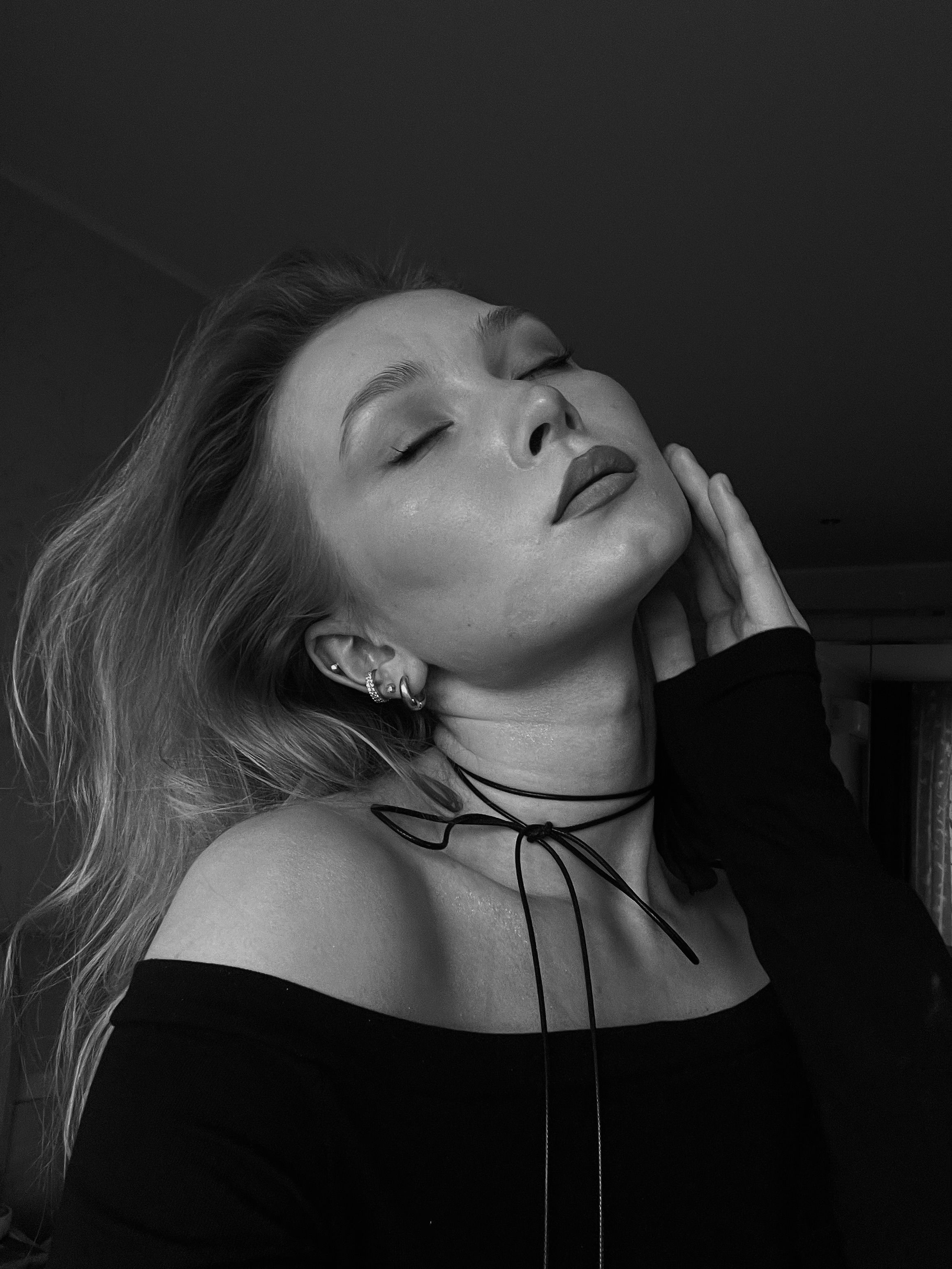 Woman Smoking Cigarette in Black and White · Free Stock Photo