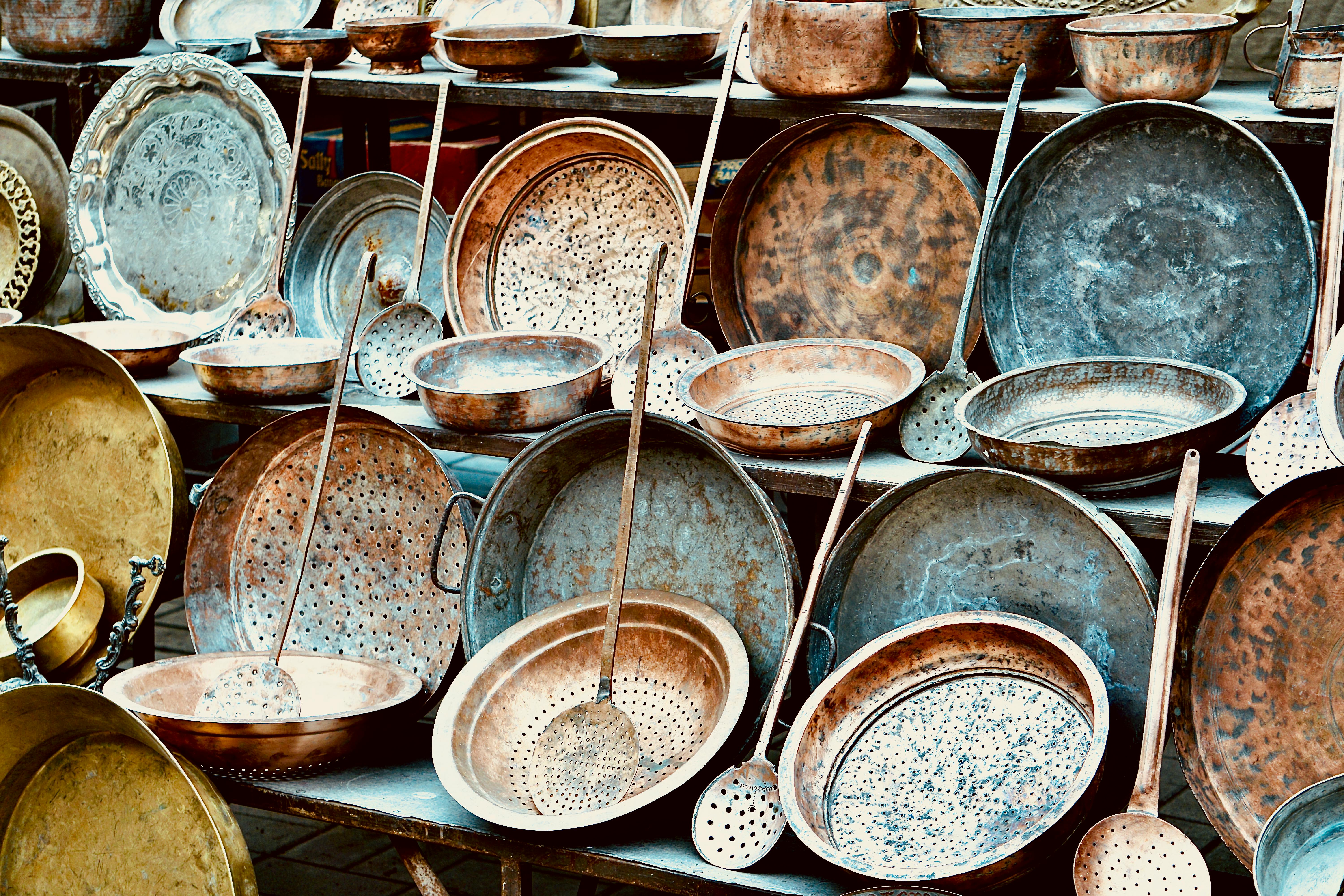 Rustic Copper Cookware Collection Display · Free Stock Photo