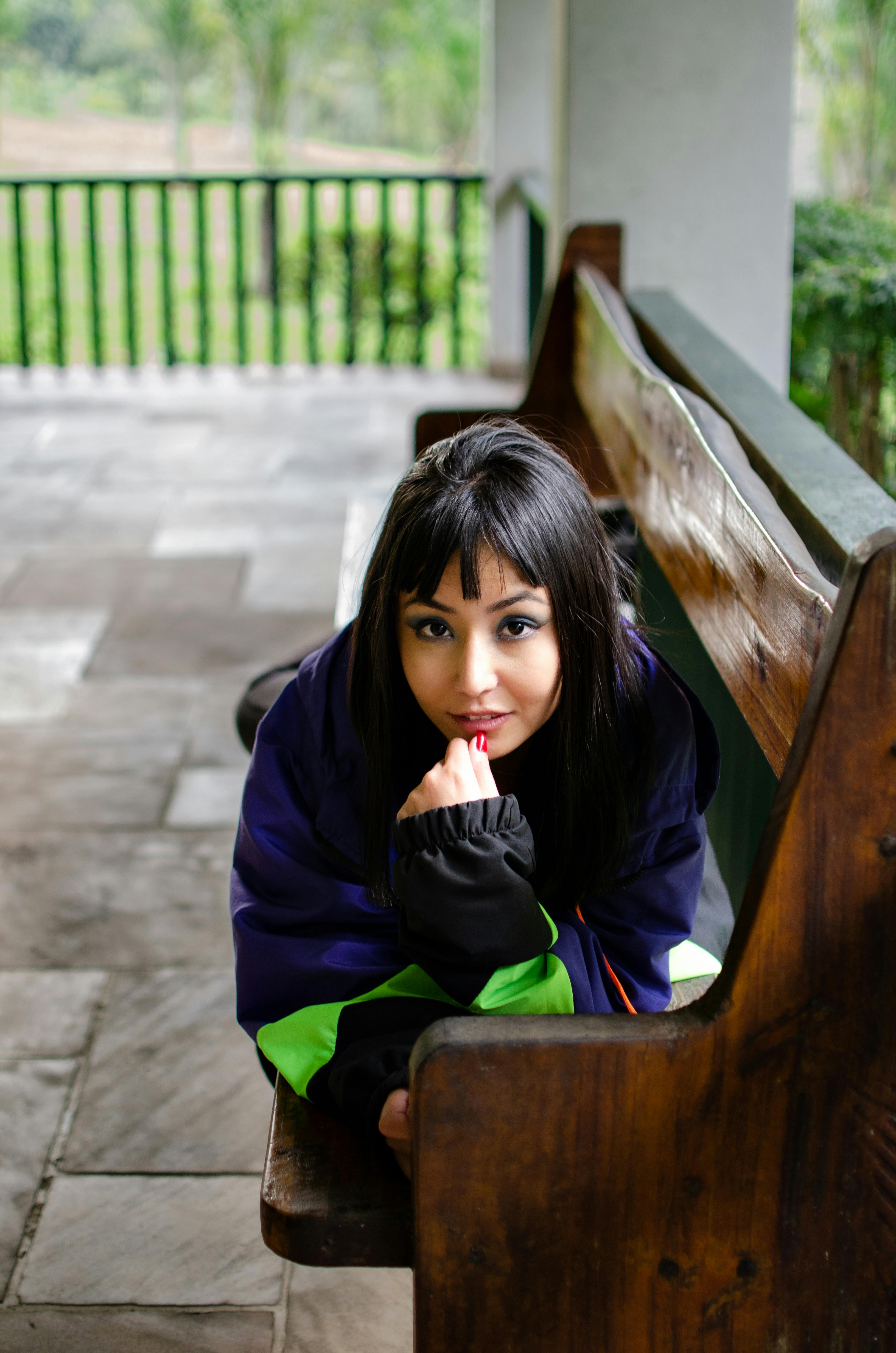 Woman Looking Photos, Download The BEST Free Woman Looking Stock Photos ...