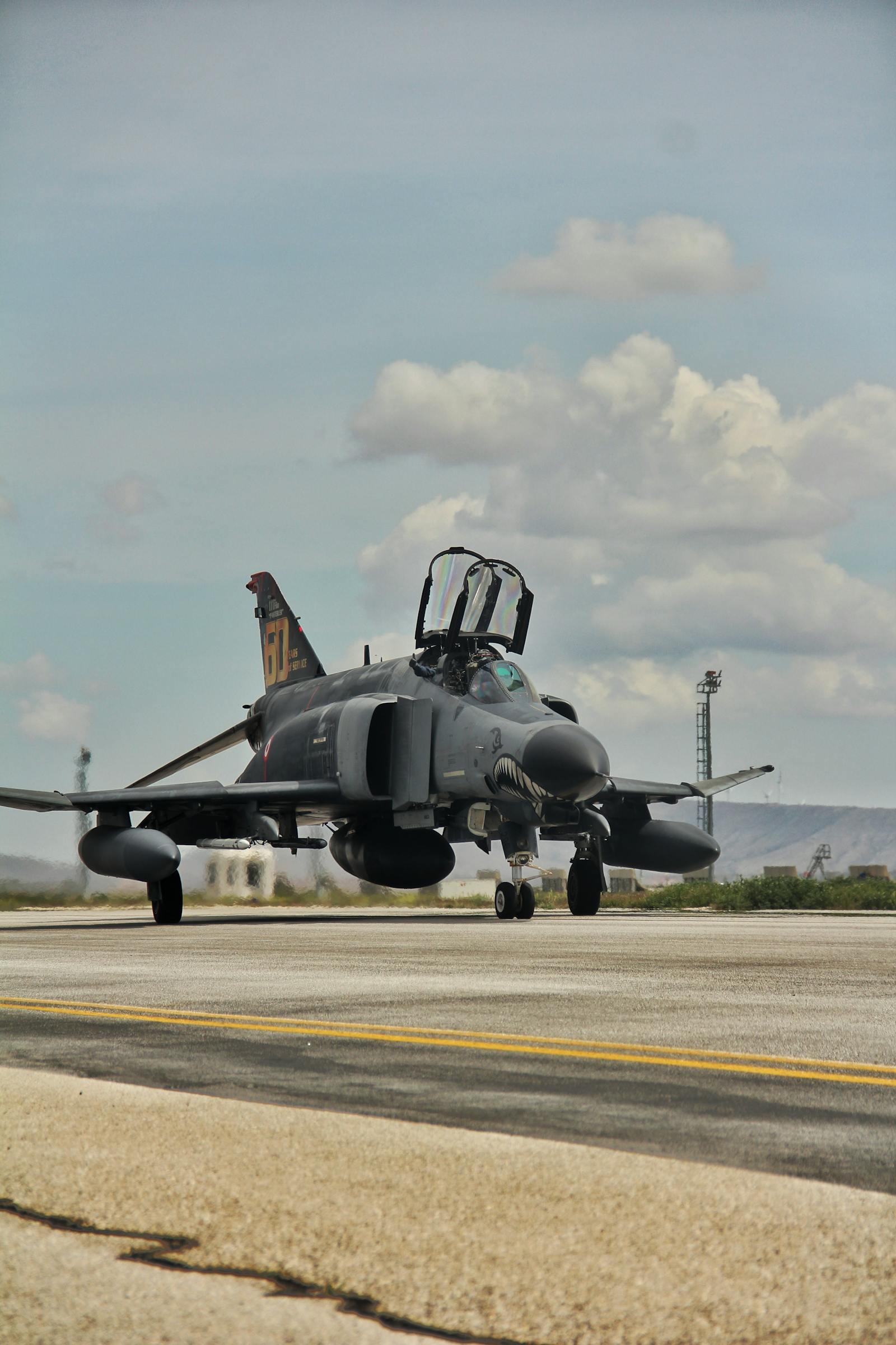 Army Aircraft Photos, Download The BEST Free Army Aircraft Stock Photos ...