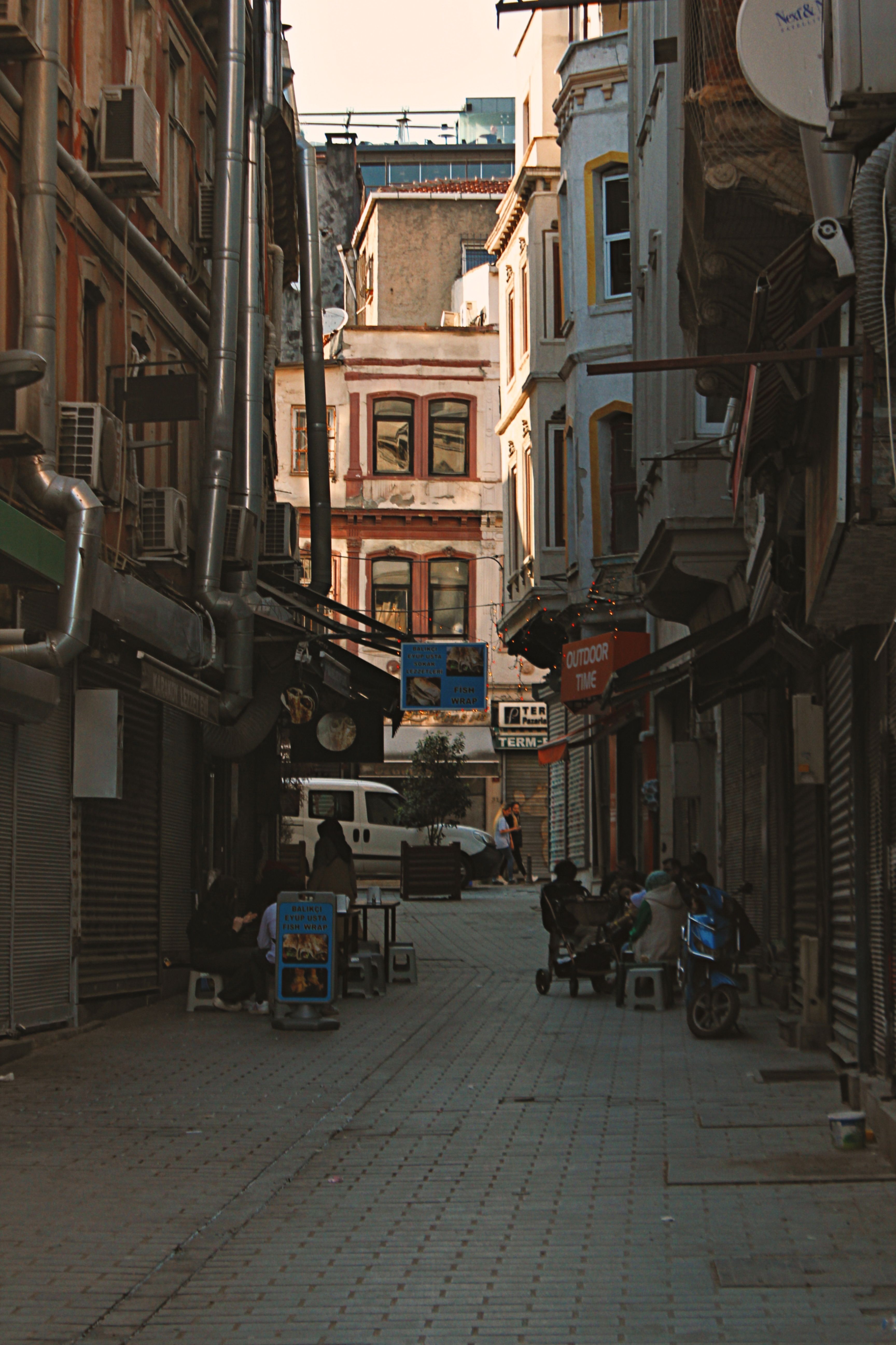 Street in Town · Free Stock Photo