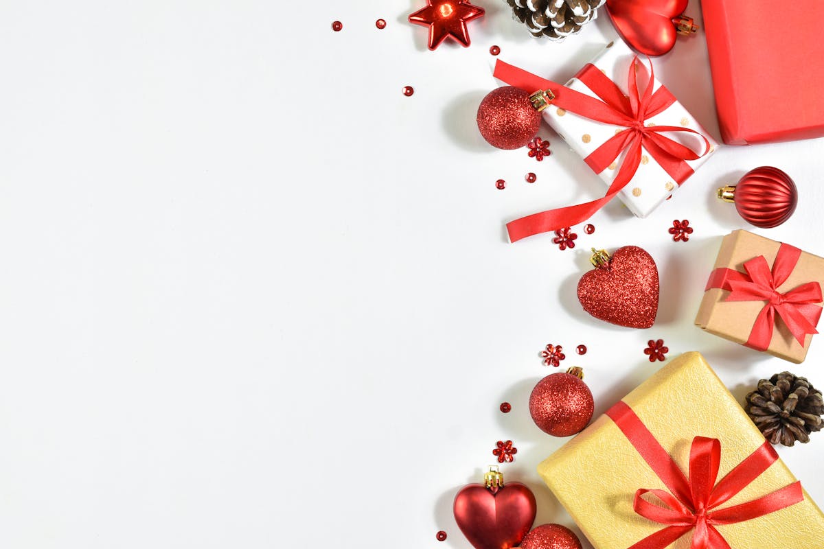 Christmas Present White Background Photos, Download The BEST Free ...