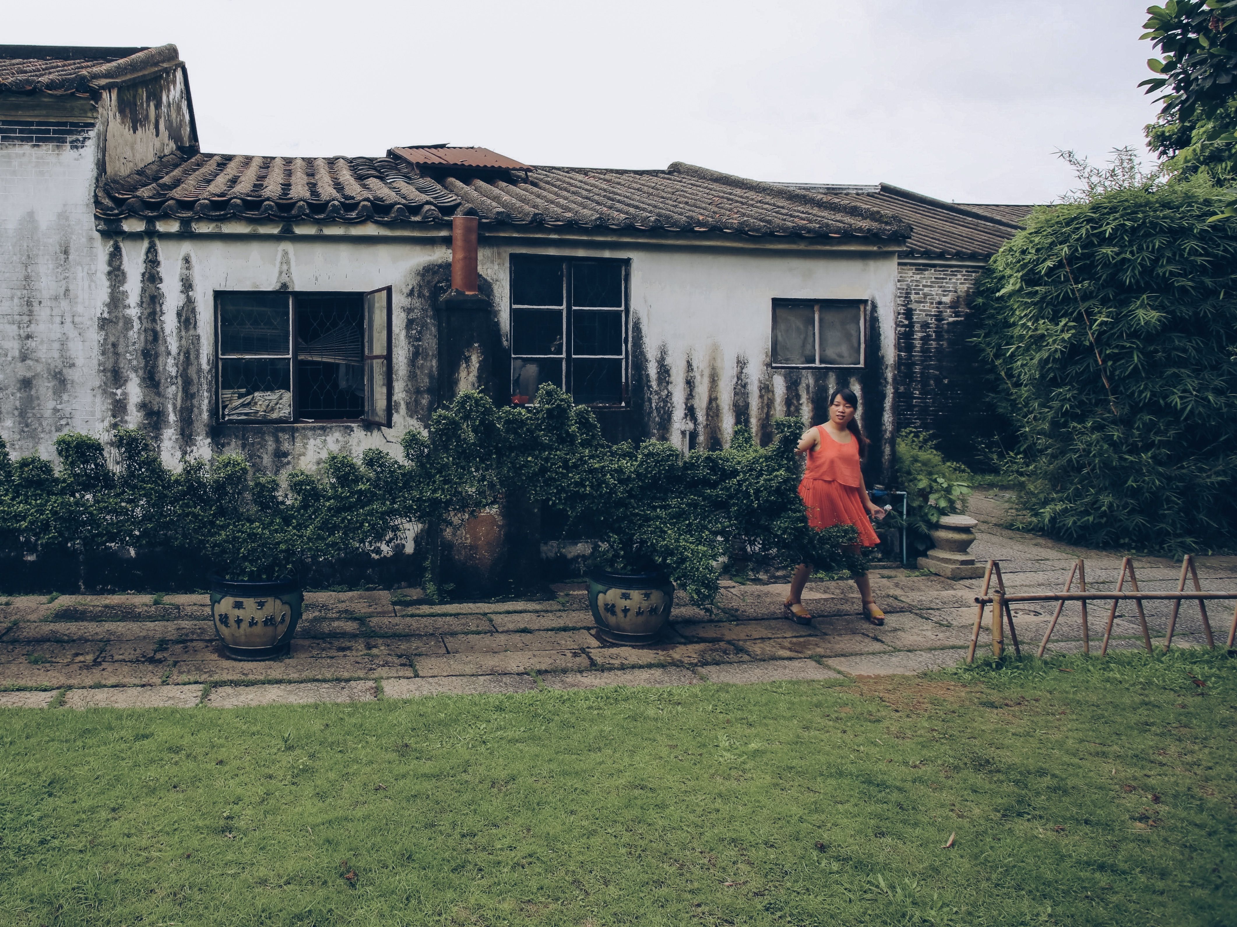 Garden Surrounding a House · Free Stock Photo