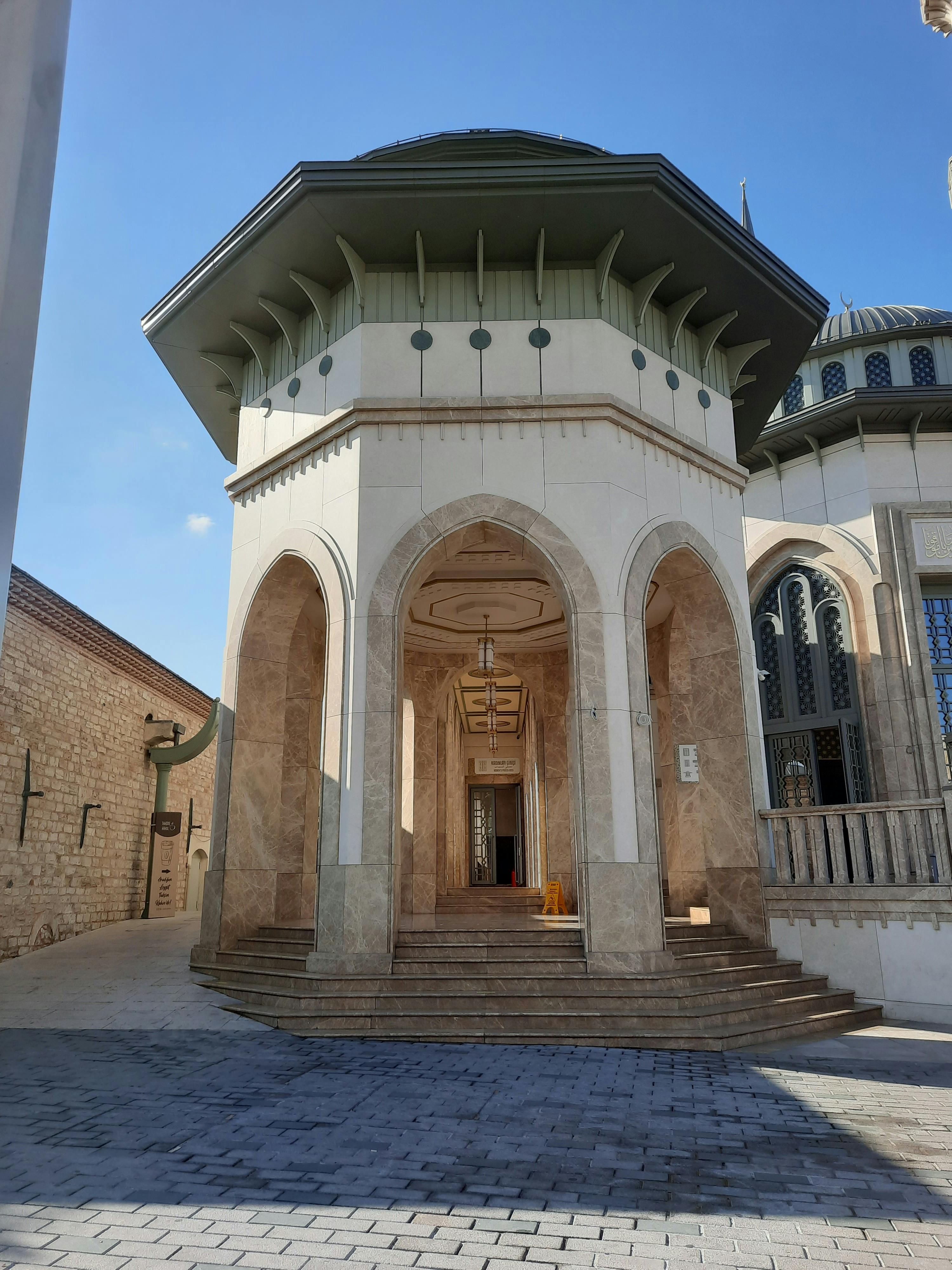 Nuruosmaniye Mosque, Istanbul, Turkey · Free Stock Photo