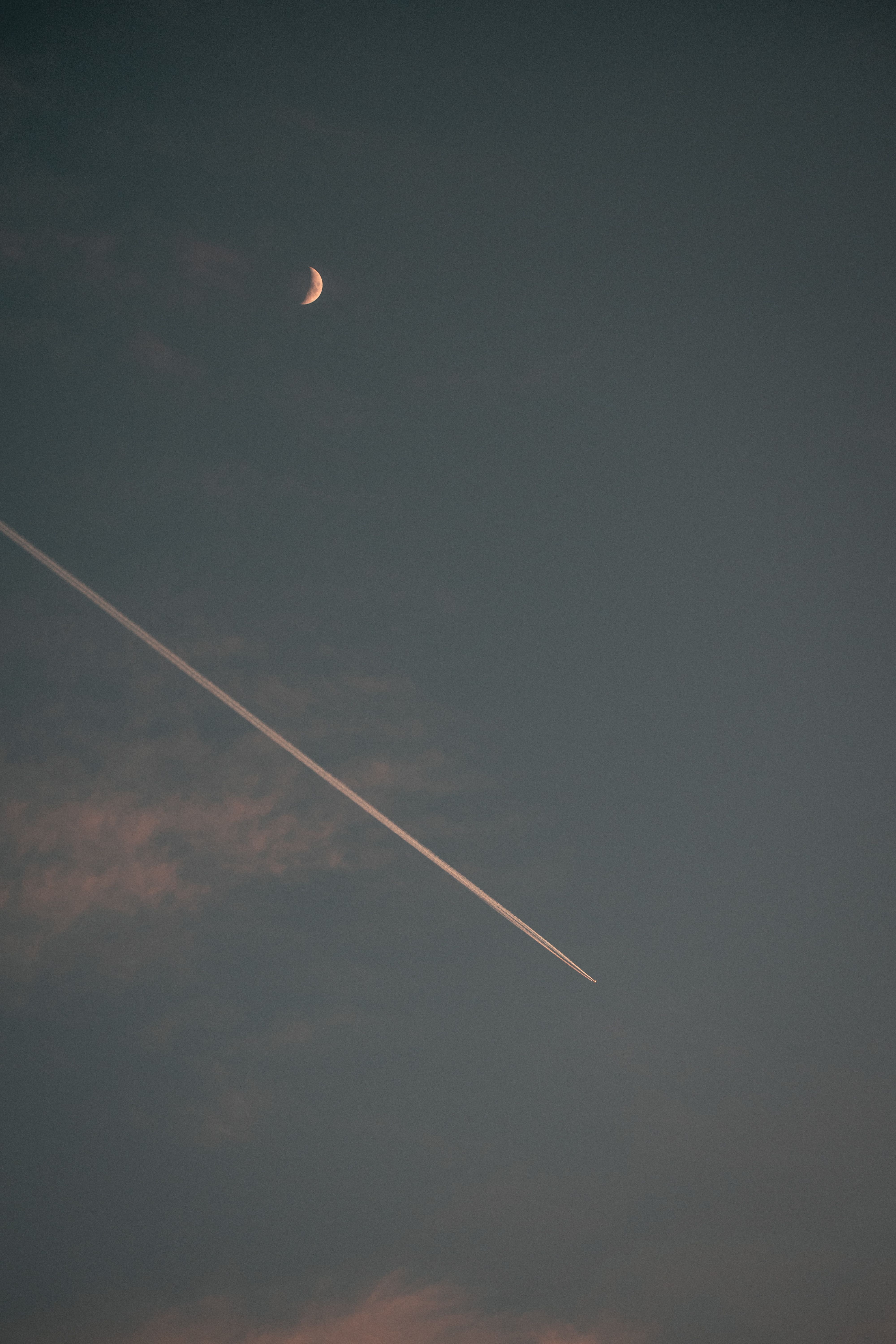 Plane Trail · Free Stock Photo