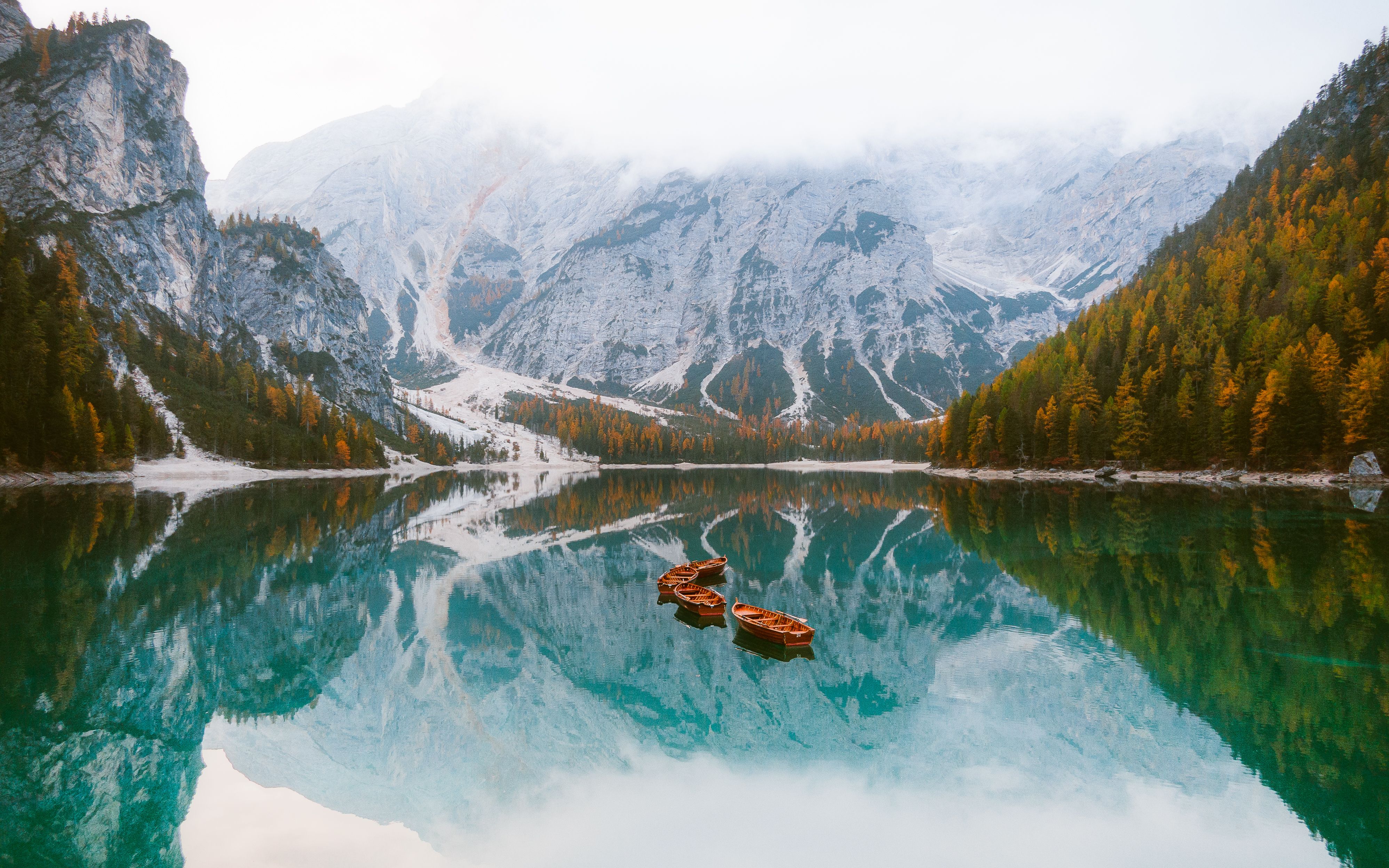 Boats on a Stream in a Mountain Valley · Free Stock Photo