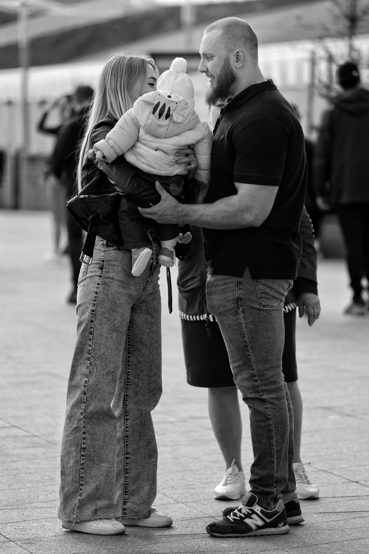 Big Man Small Woman Photos, Download The BEST Free Big Man Small Woman ...