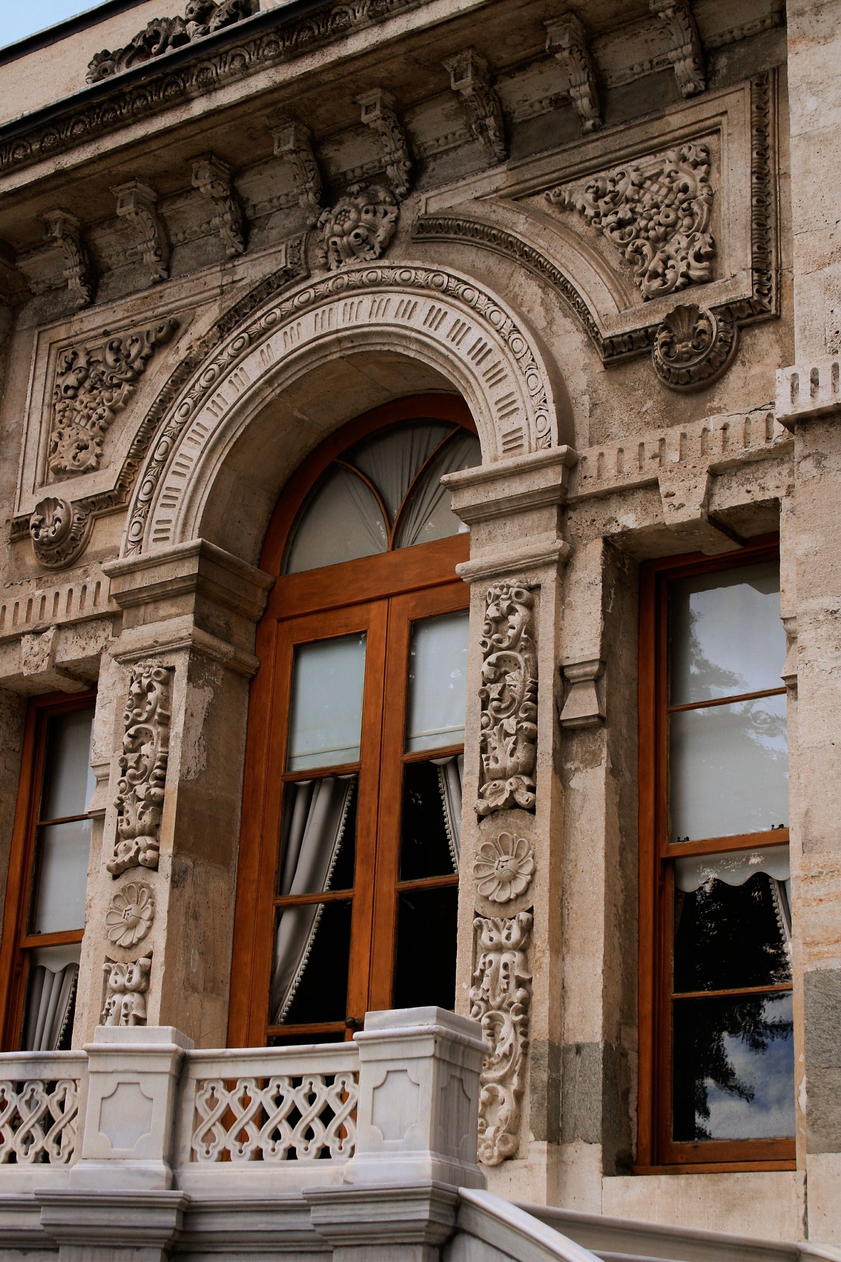 Exterior of an Ornate Building · Free Stock Photo
