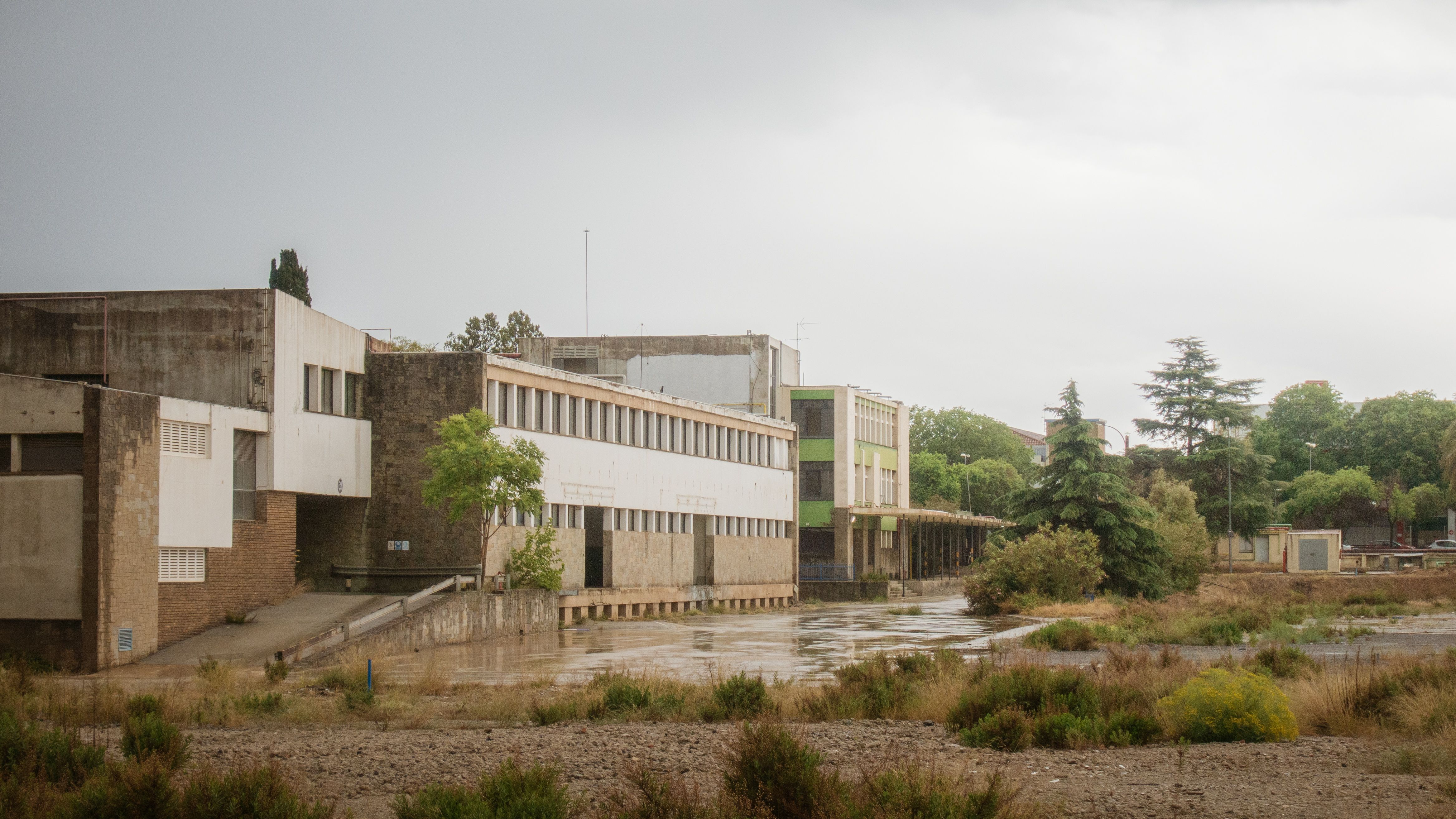abandoned bulding · Free Stock Photo