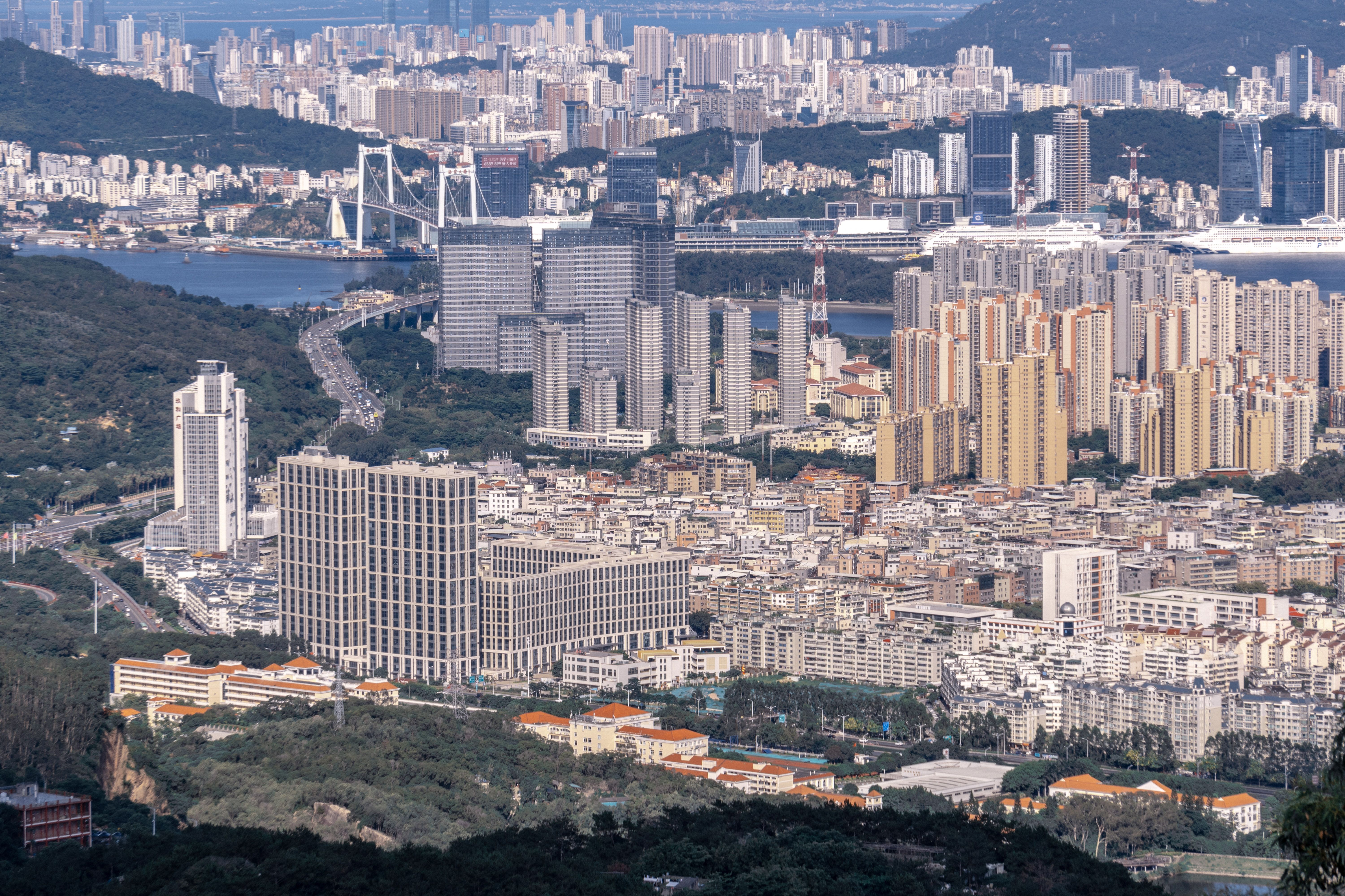 Panorama of a Large Town Over the River · Free Stock Photo
