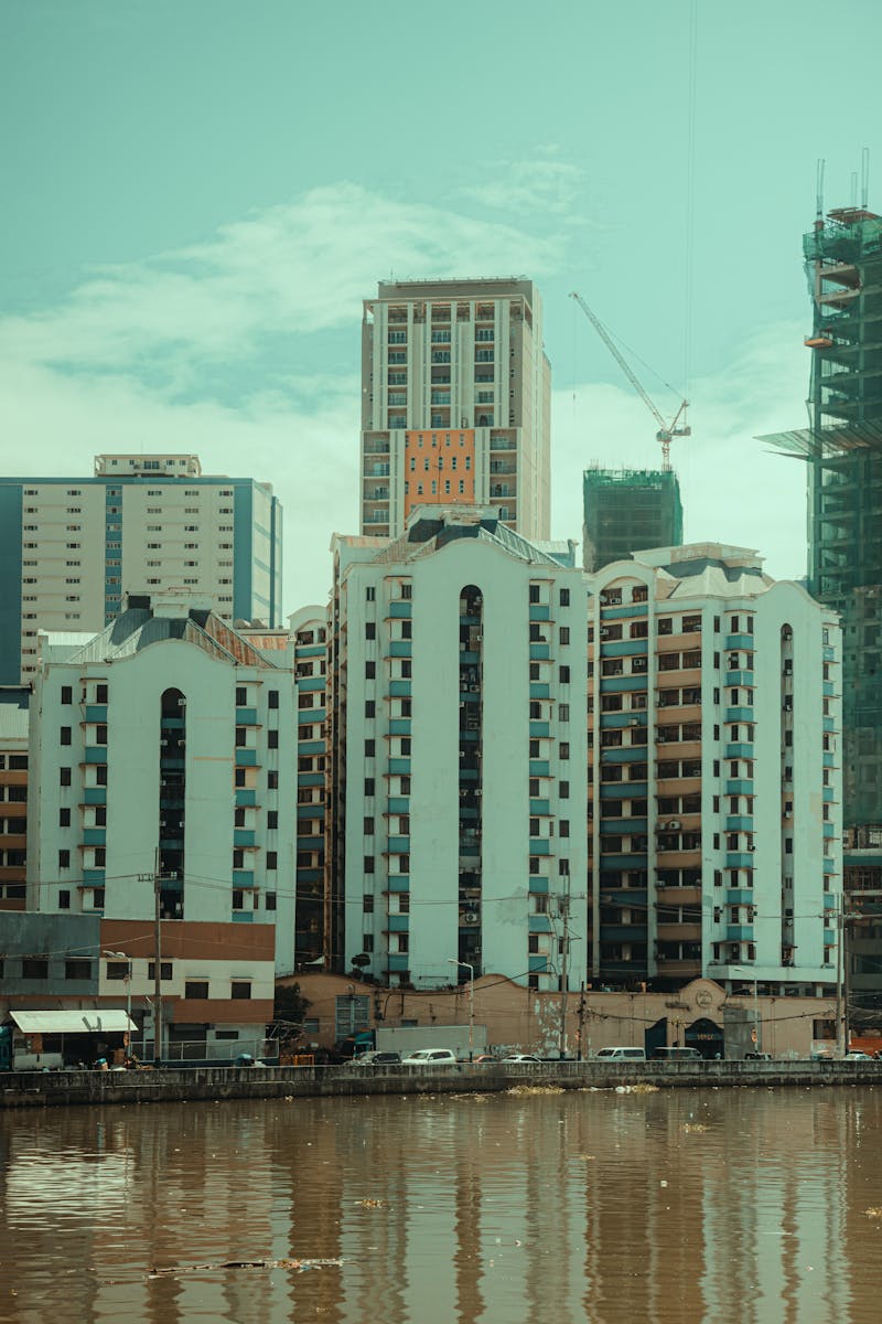 Crane Manila Building Photos, Download The BEST Free Crane Manila ...