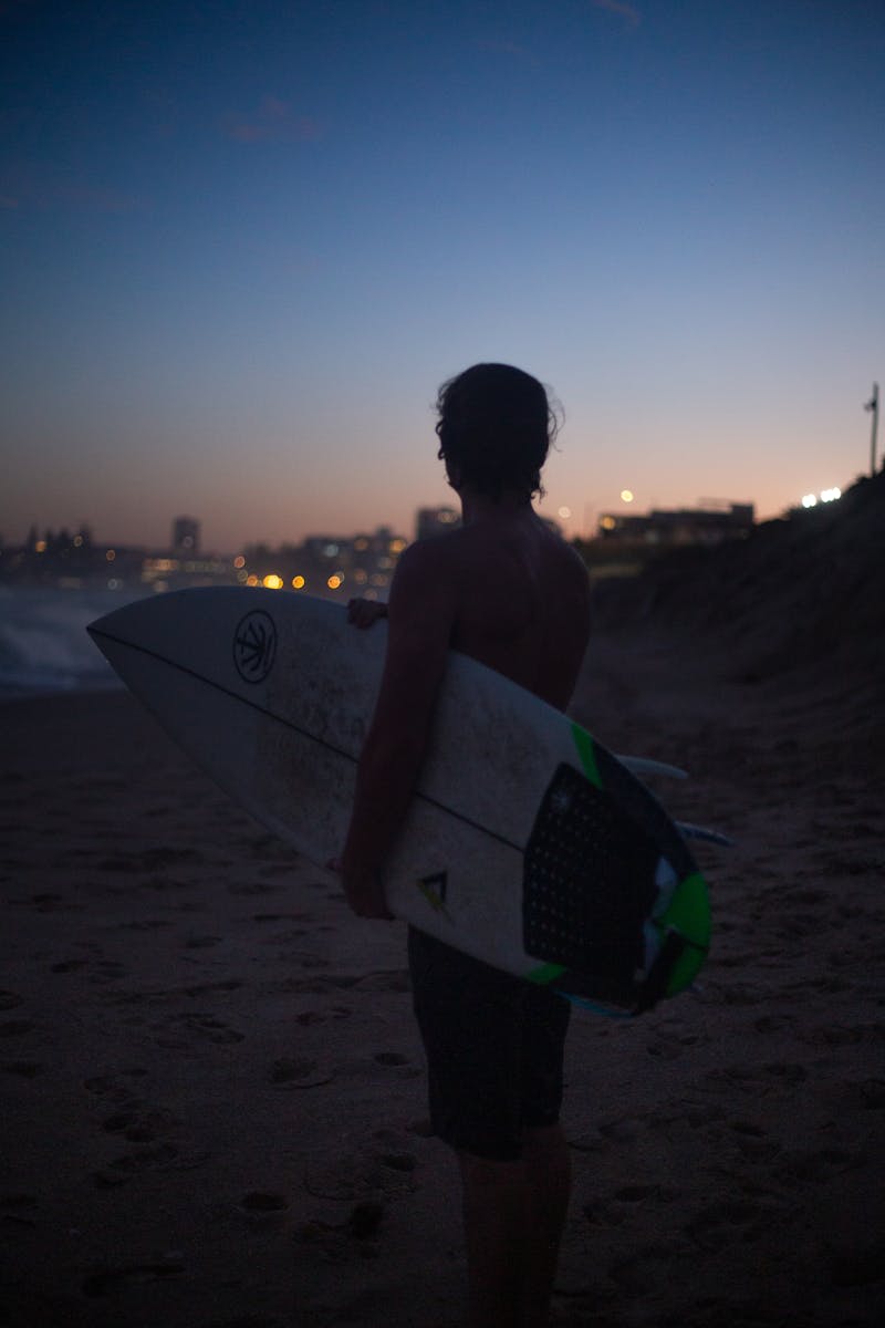 Surfboard At Sunset Photos, Download The BEST Free Surfboard At Sunset ...