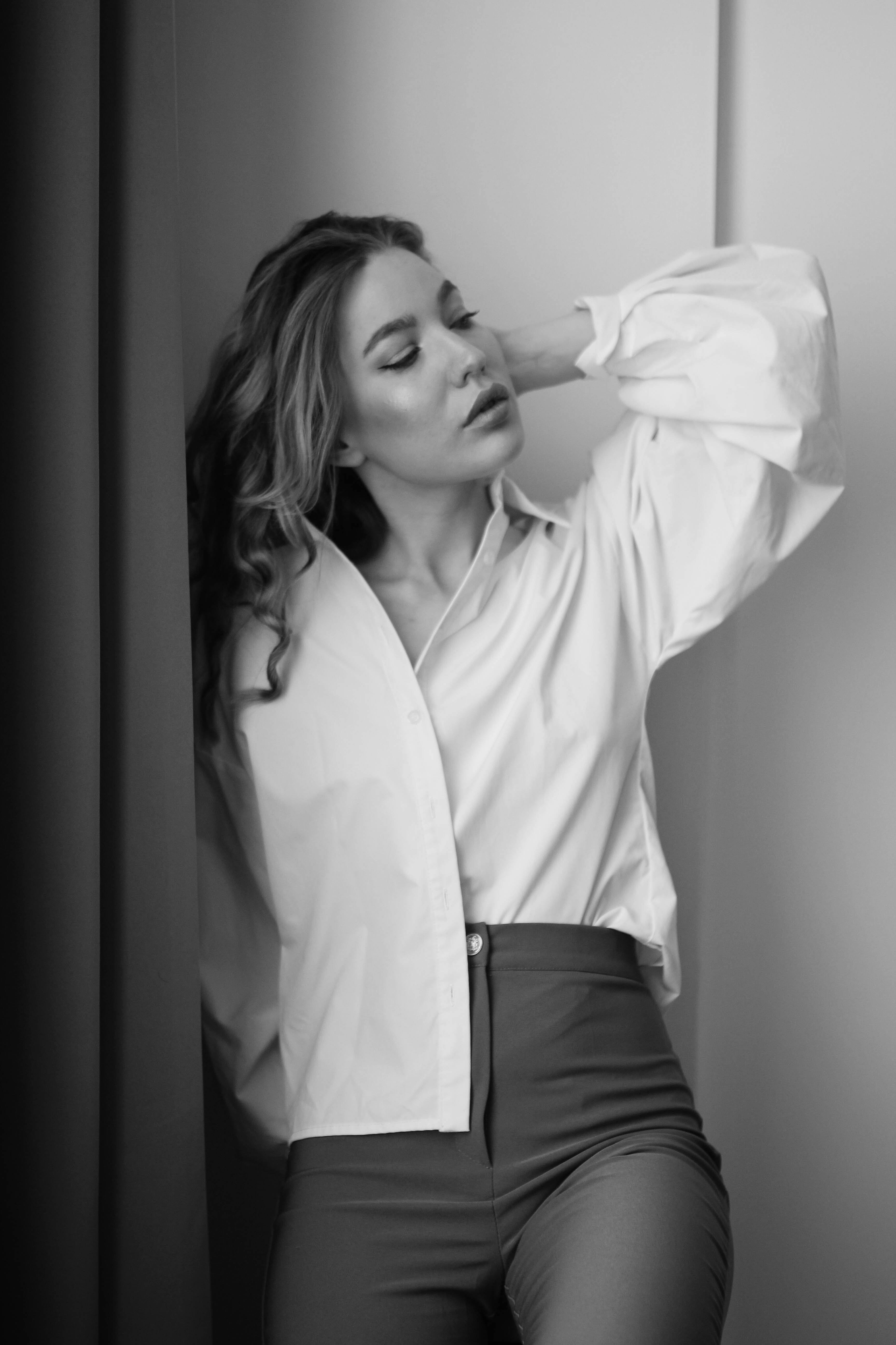 Fashion Model in Pants in Black and White · Free Stock Photo
