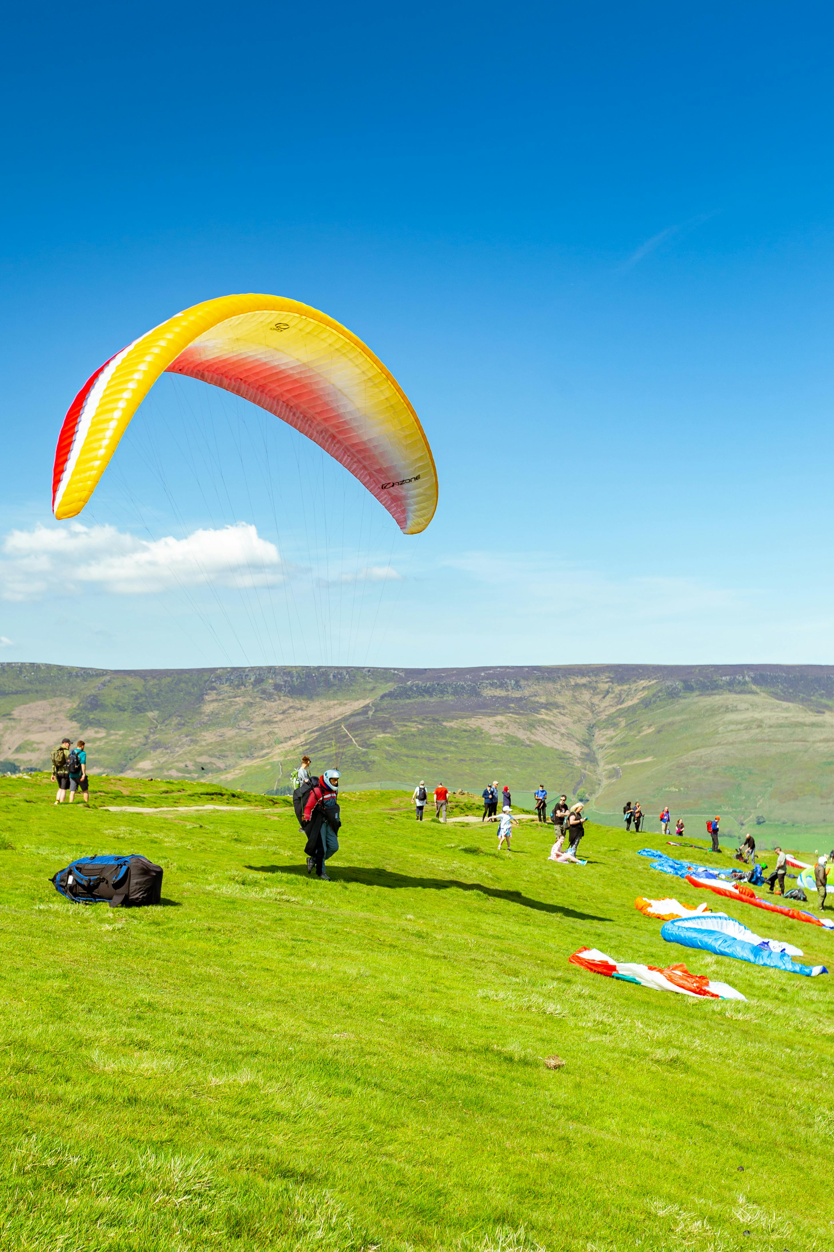 Paragliding in Mountains · Free Stock Photo