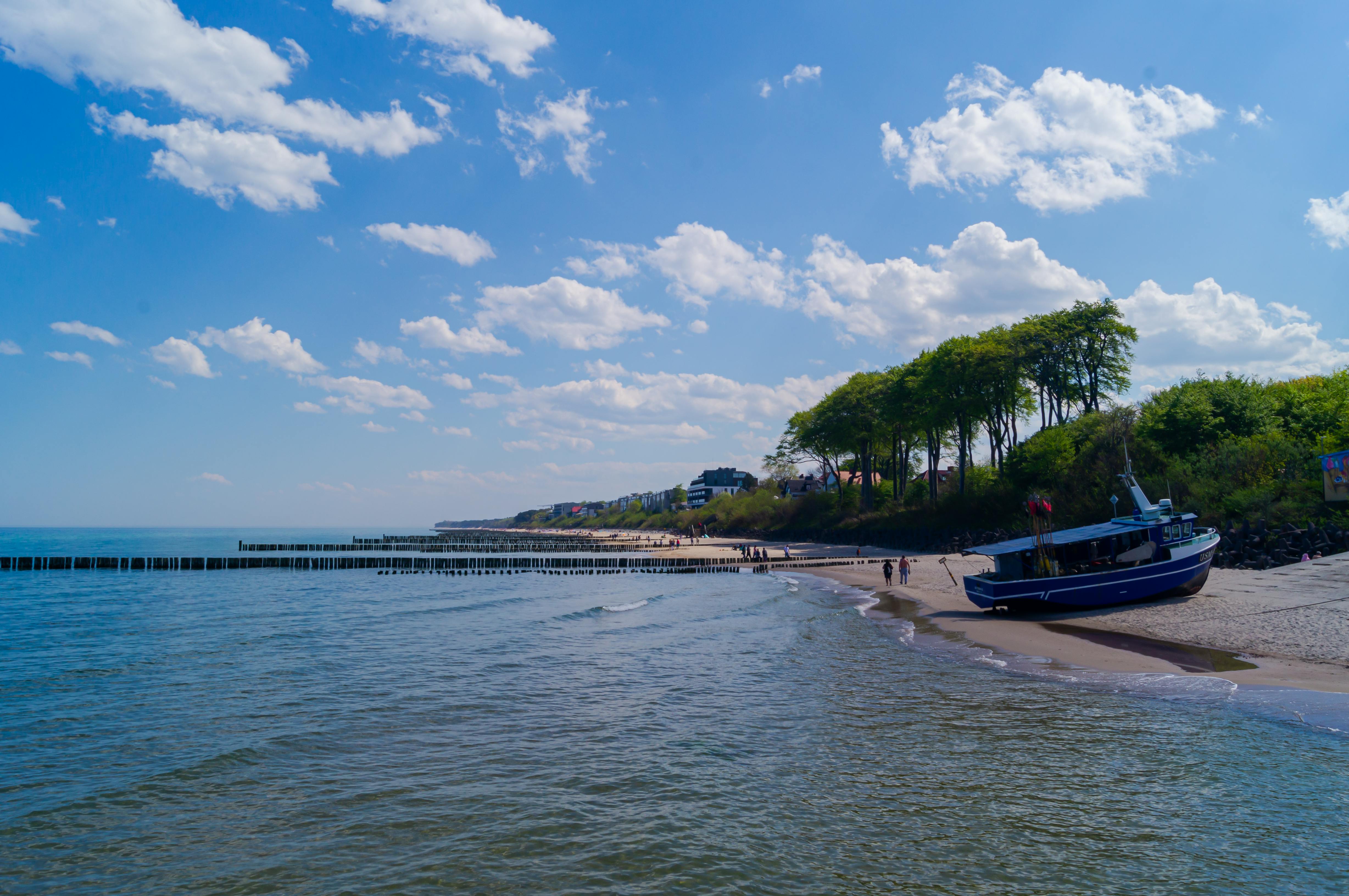 Robin Boat Photos, Download The BEST Free Robin Boat Stock Photos & HD ...