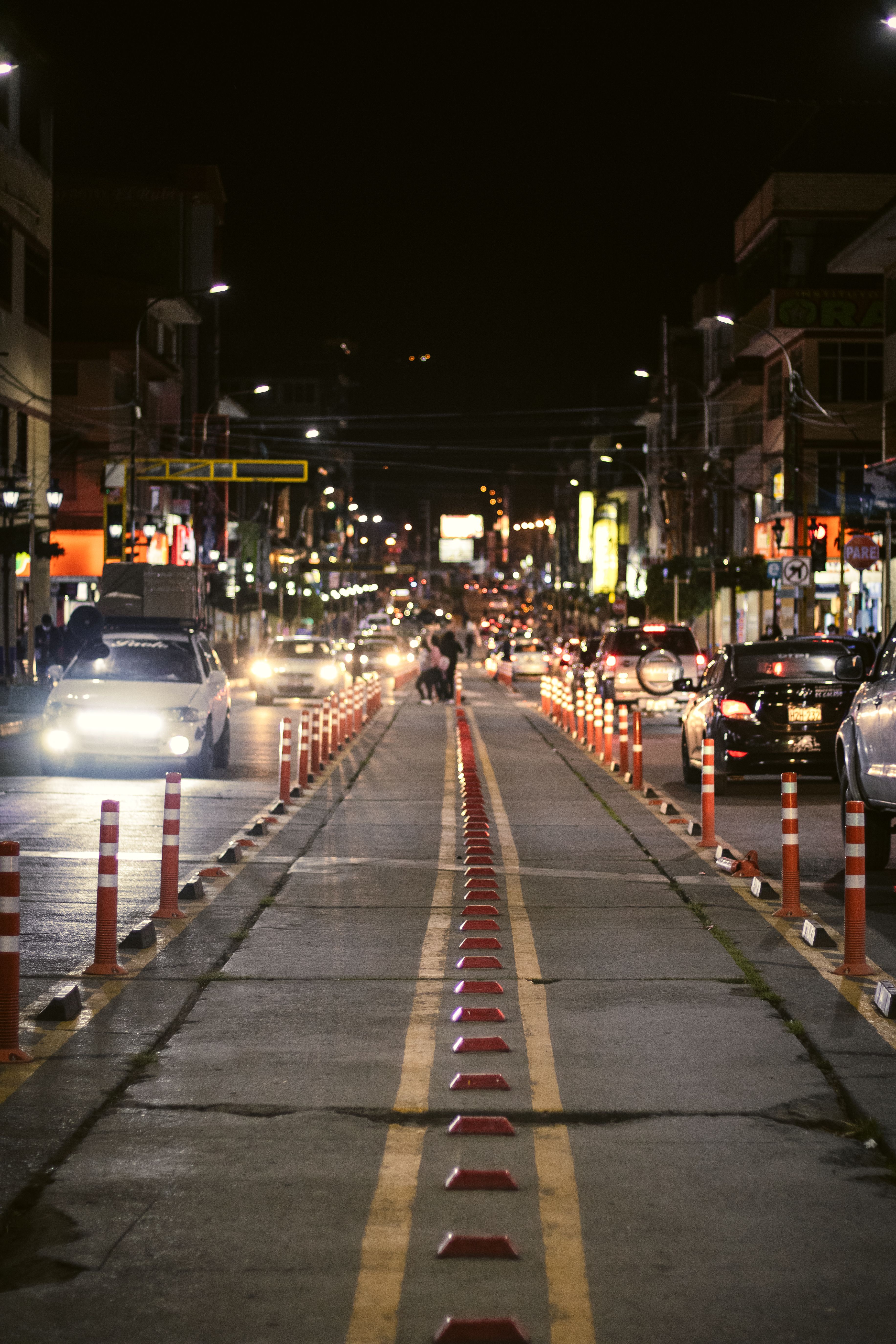 Middle of Street at Night · Free Stock Photo
