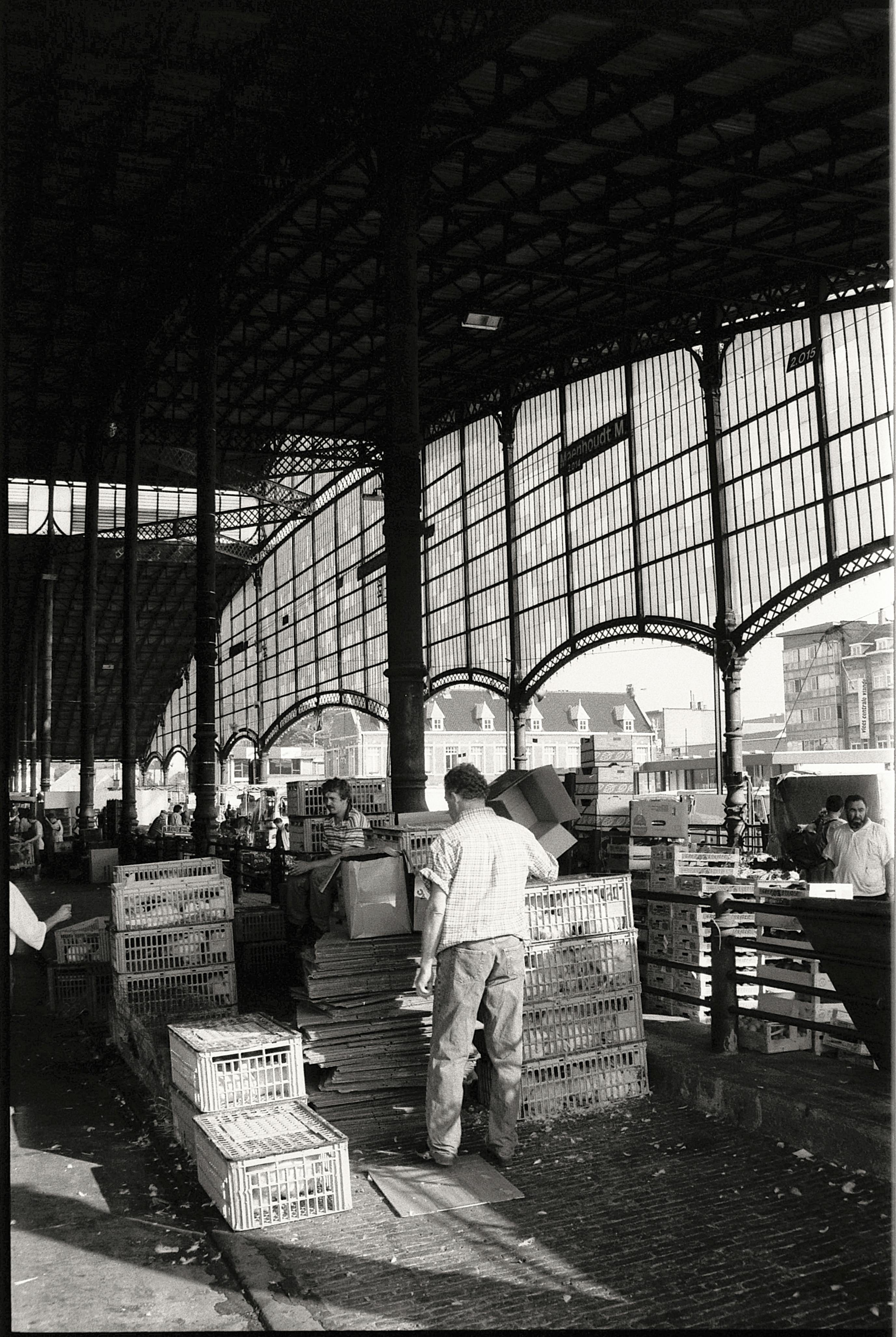 Knock-off Time at the Bazaar · Free Stock Photo