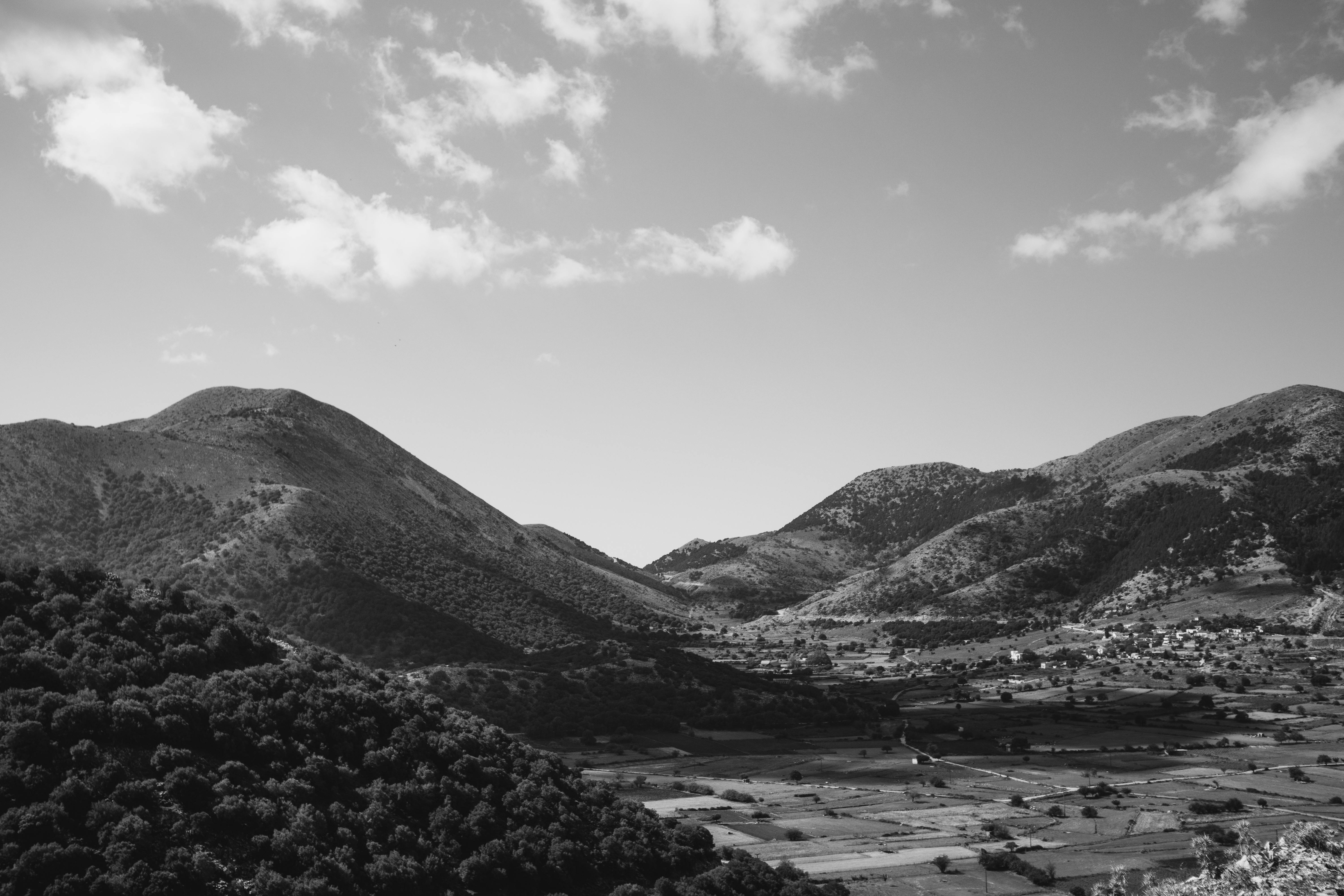 Hills in Countryside in Black and White · Free Stock Photo