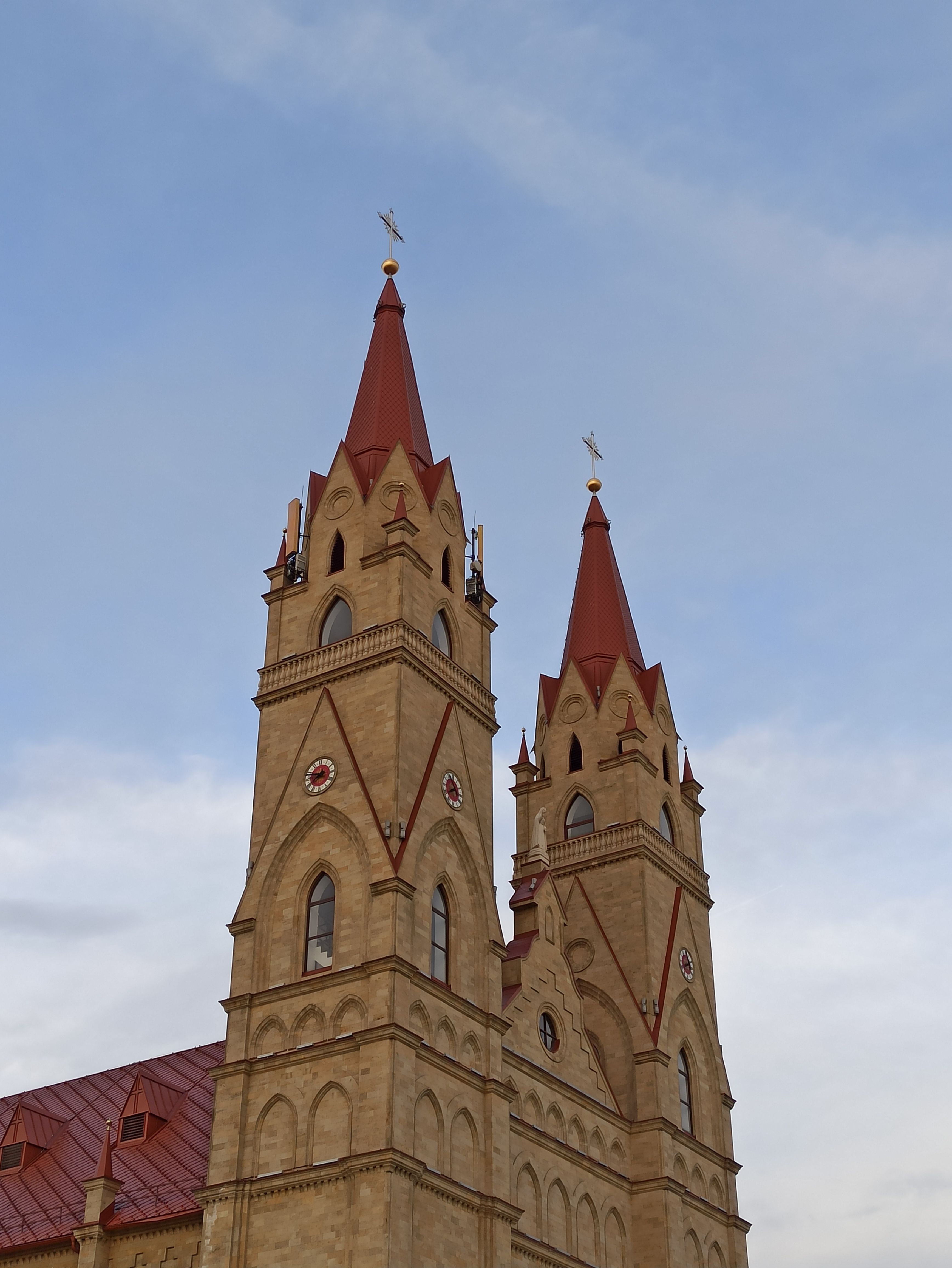 Kasperk Gothic Castle · Free Stock Photo