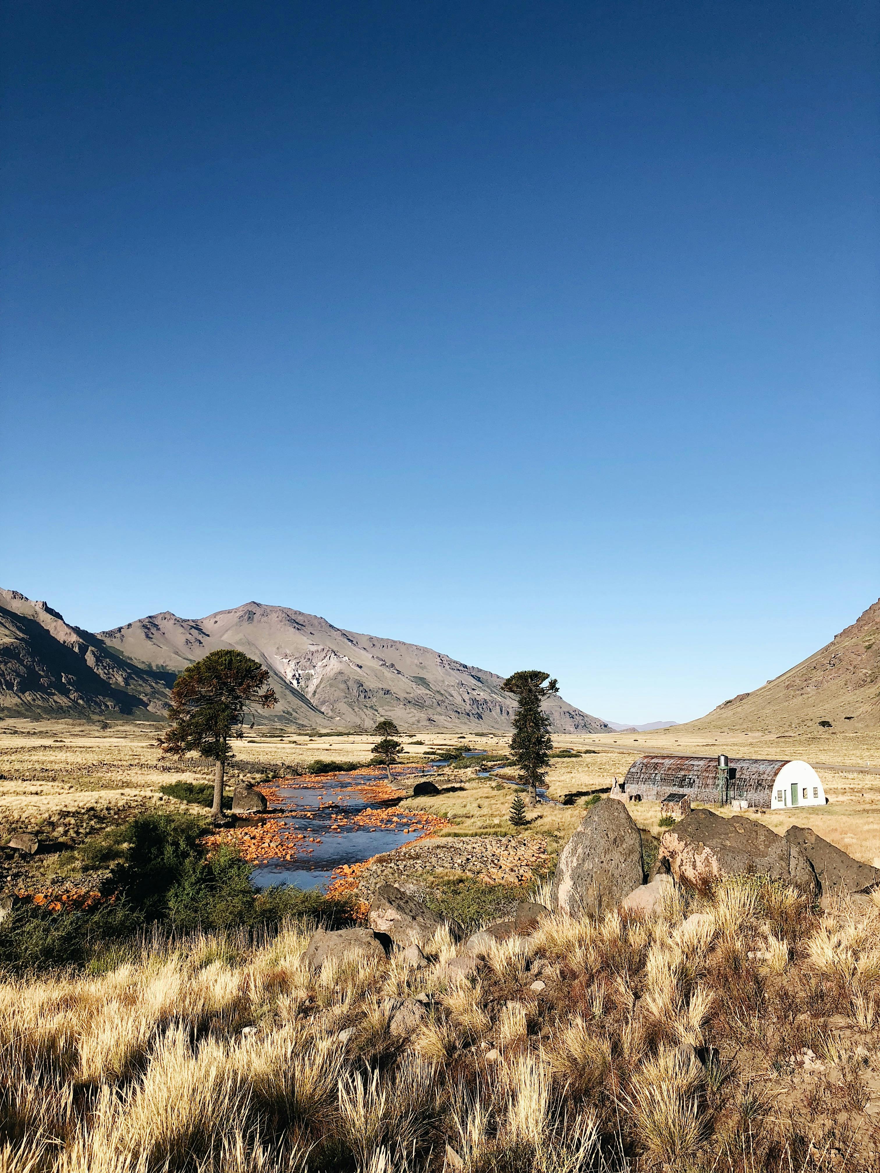 House Near River · Free Stock Photo