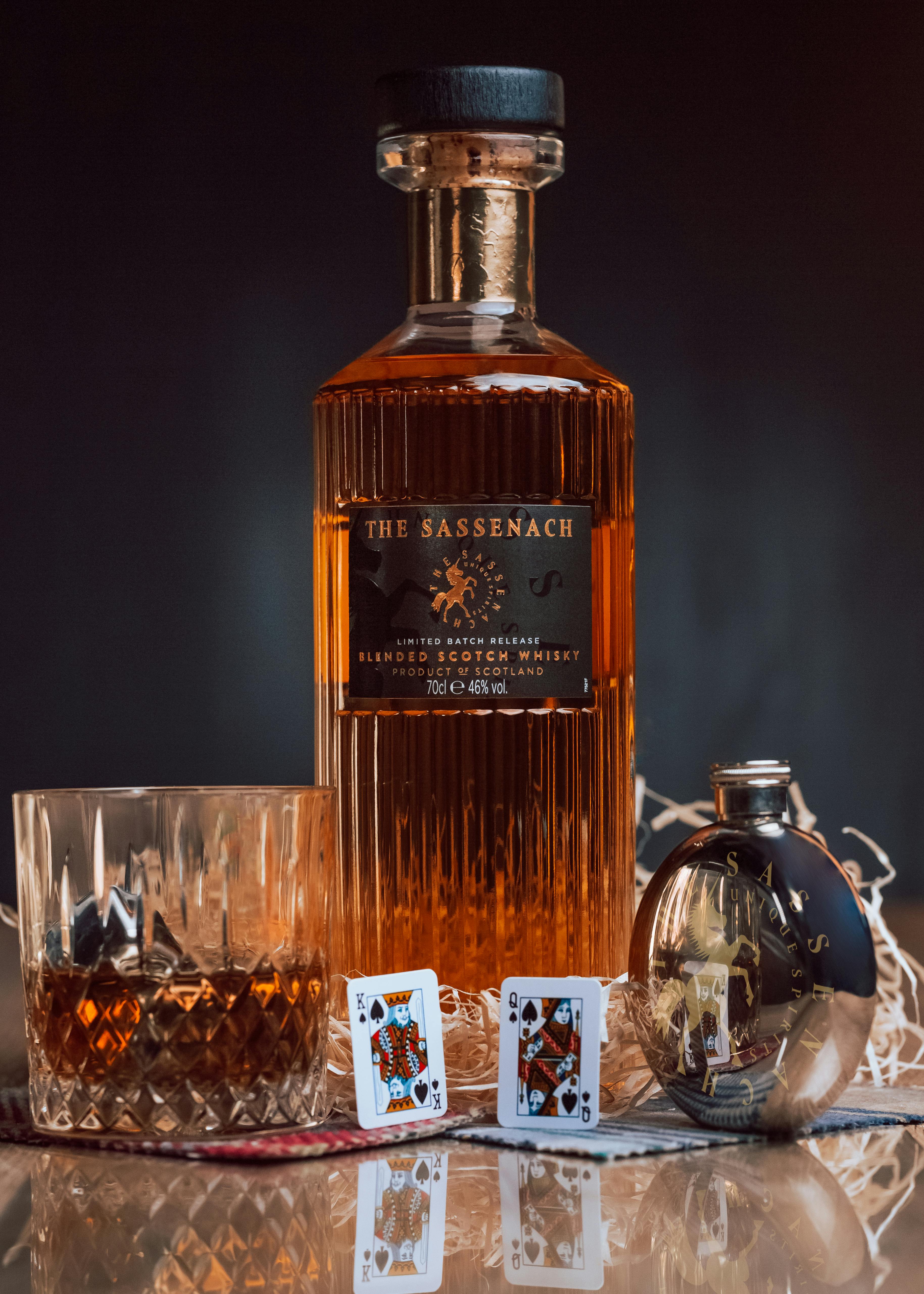 The Sassenach Bouteille Et Verre Portrait Outlander Scotch Whisky ...