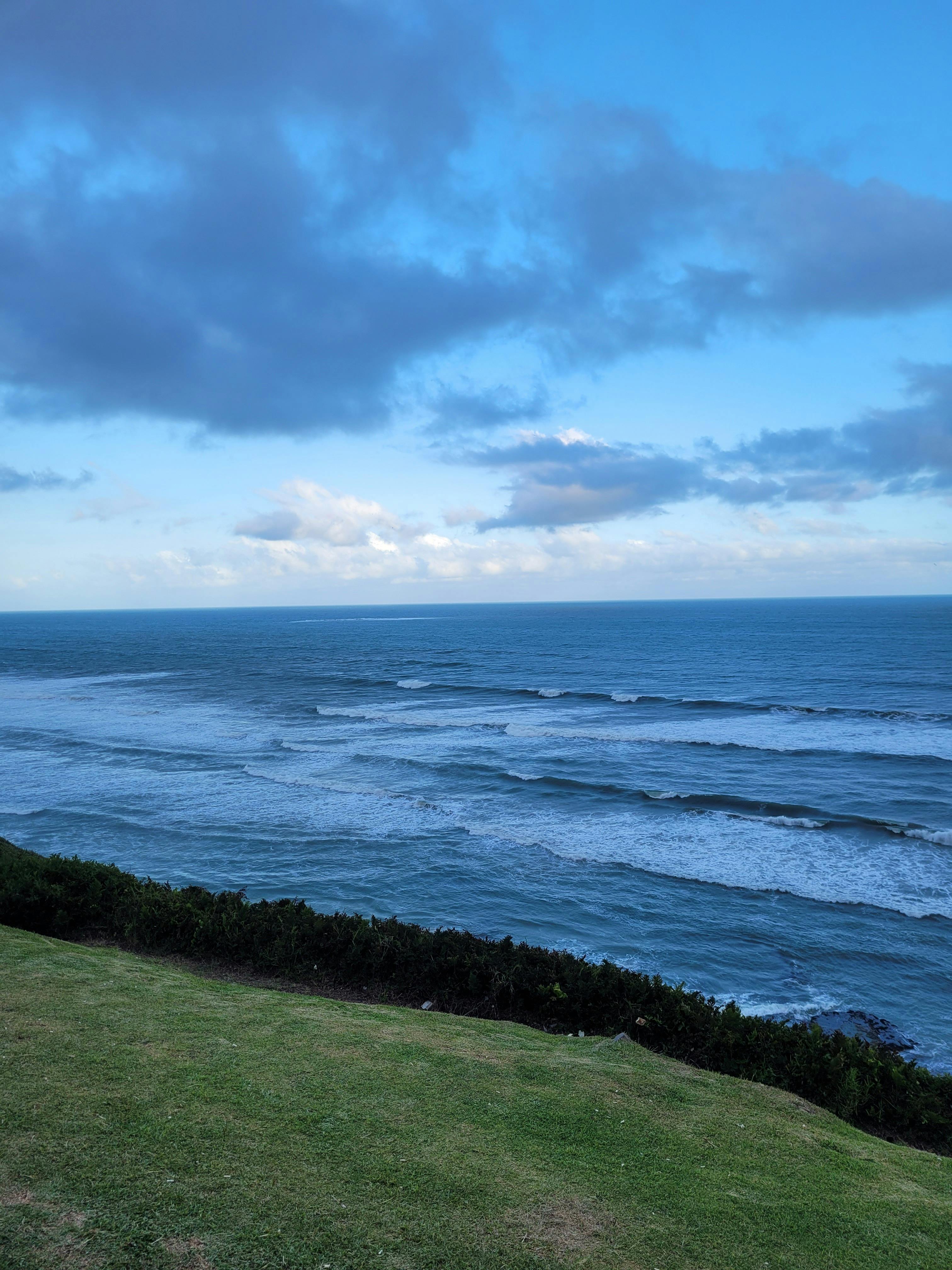 Overcast over City on Sea Shore · Free Stock Photo