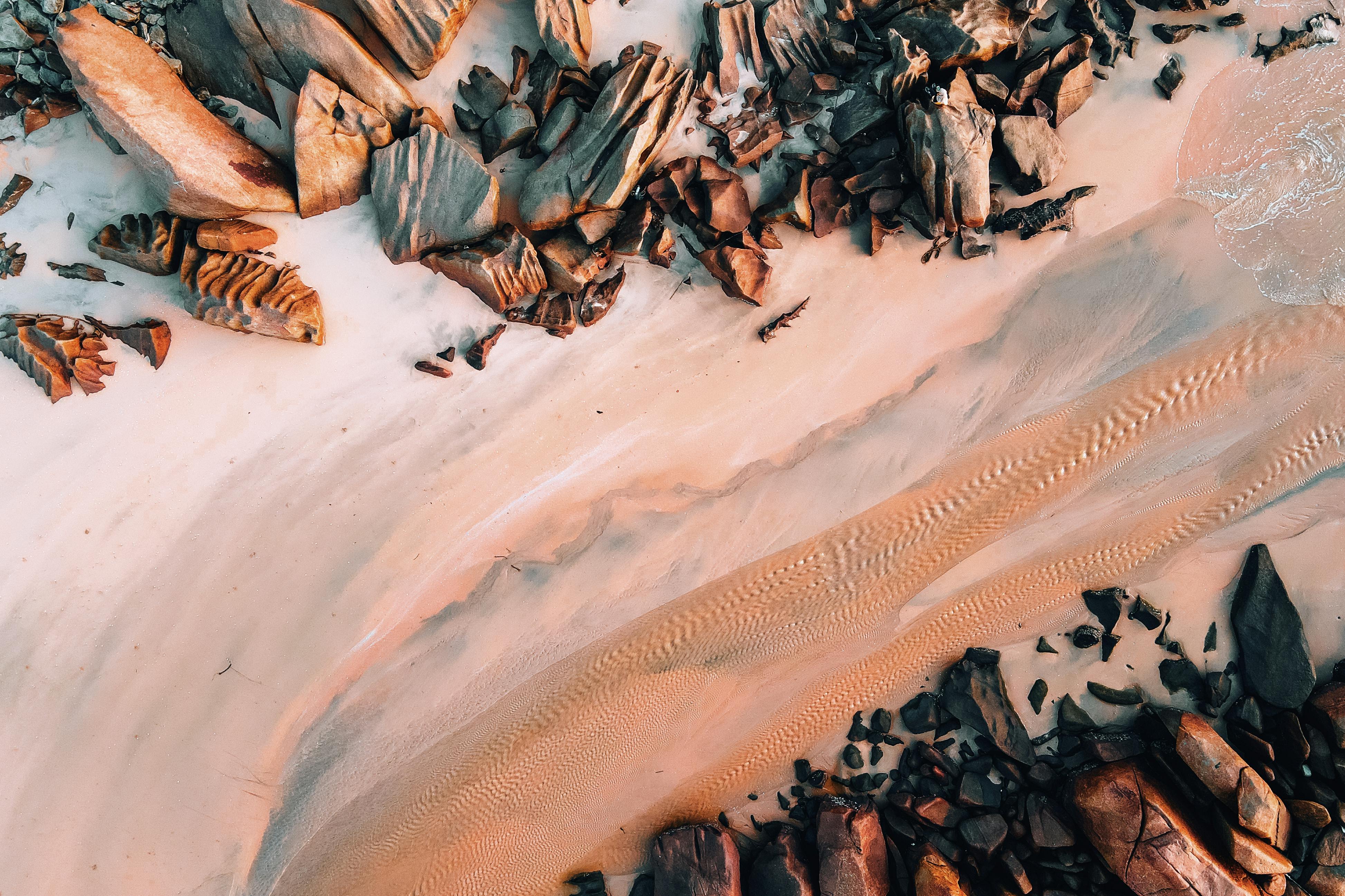 Macwall 18 Photos & Videos Collected by Émilie Martin