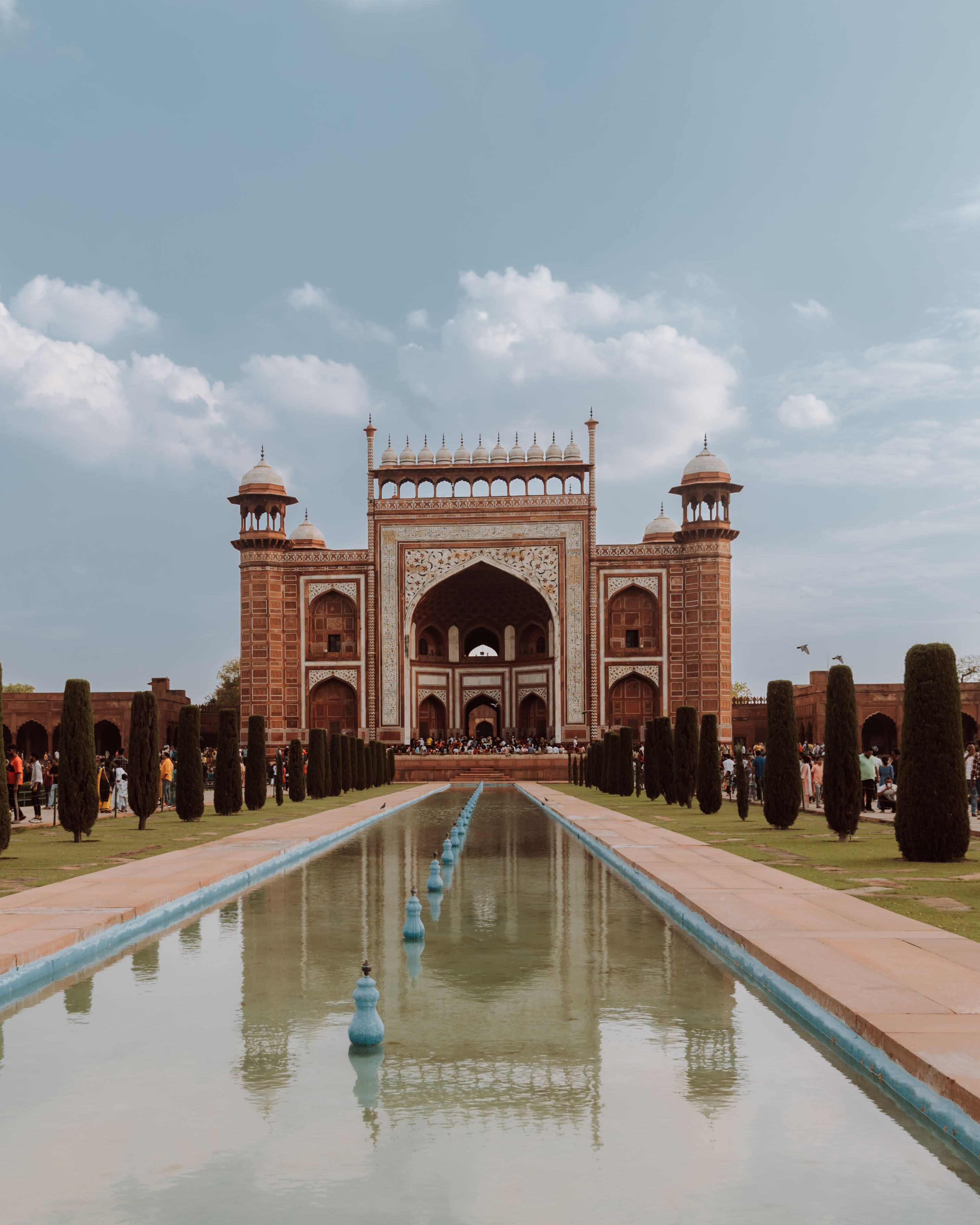 Pool and Taj Mahal · Free Stock Photo