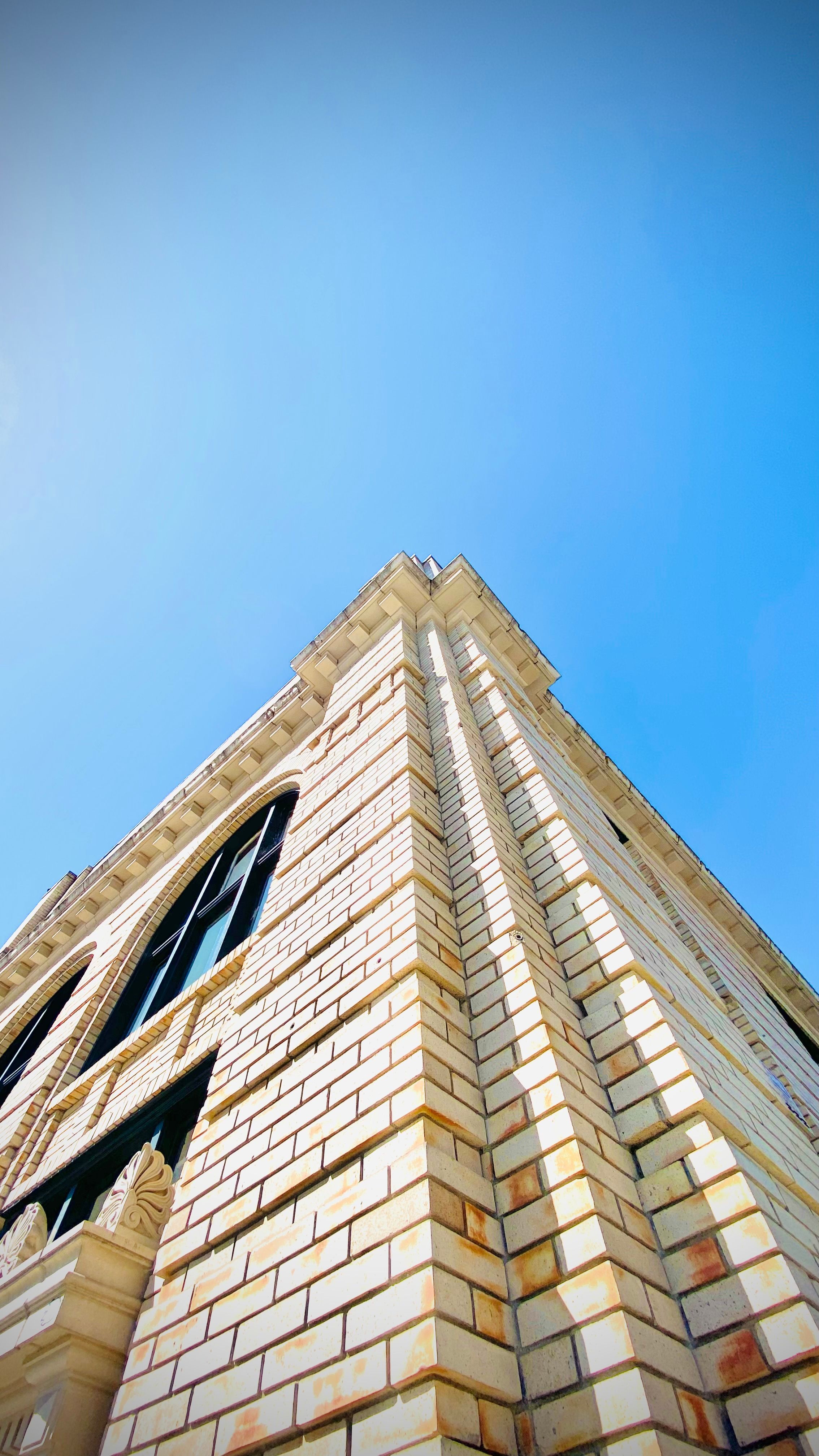 Low Angle View of a Hotel · Free Stock Photo