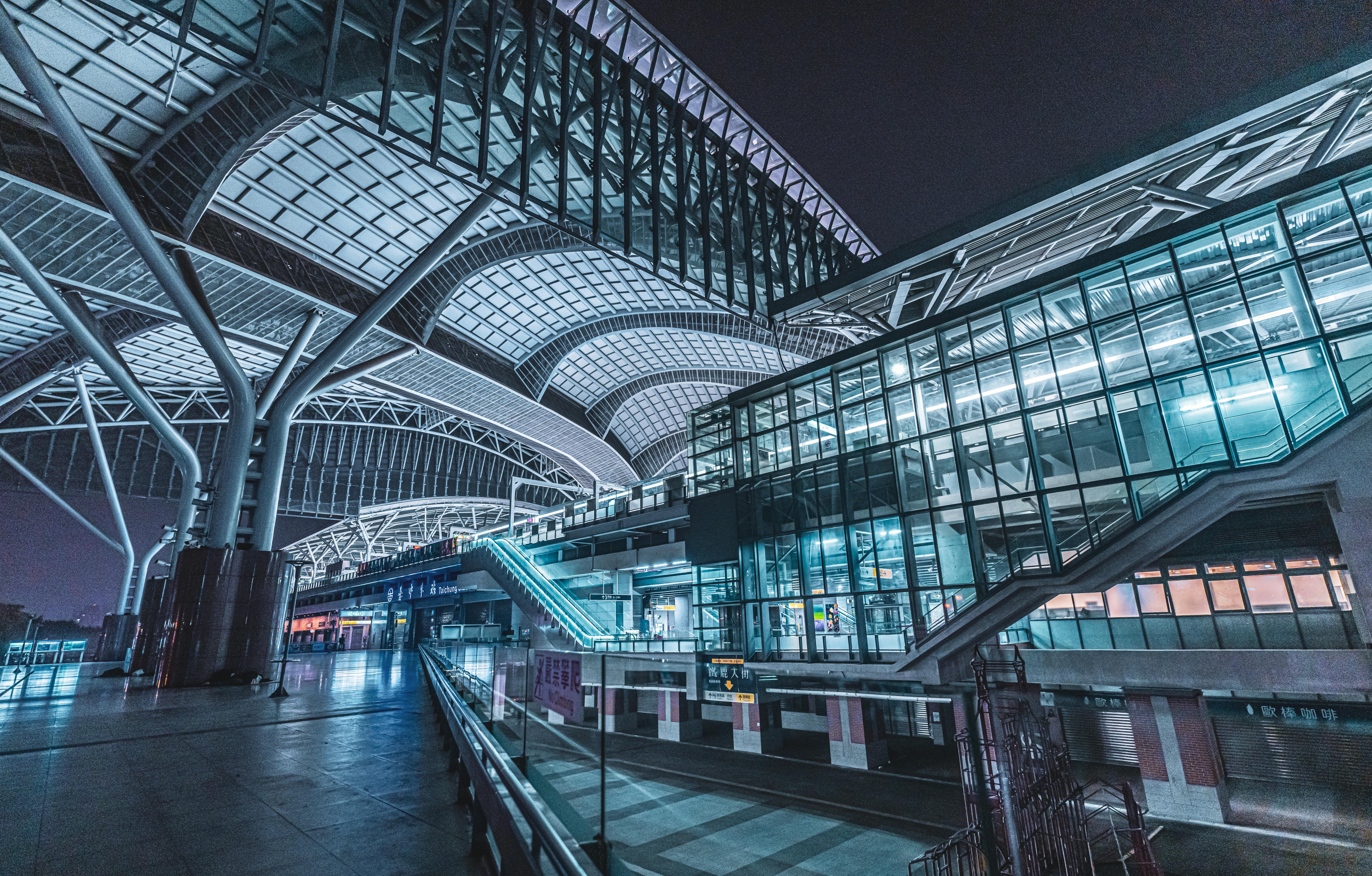 Airport Potrait Photos, Download The BEST Free Airport Potrait Stock ...