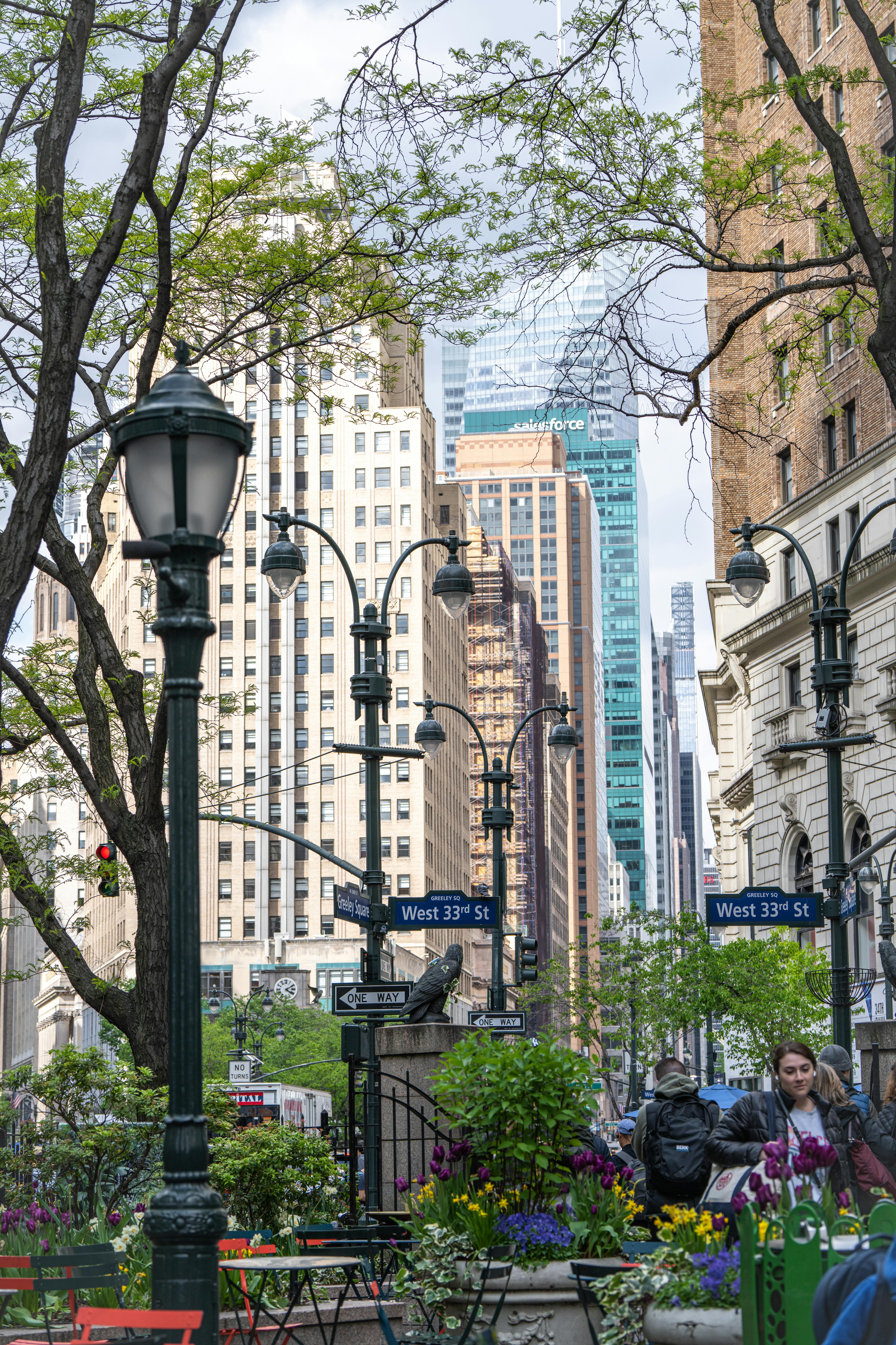 Streetlights in Downtown · Free Stock Photo