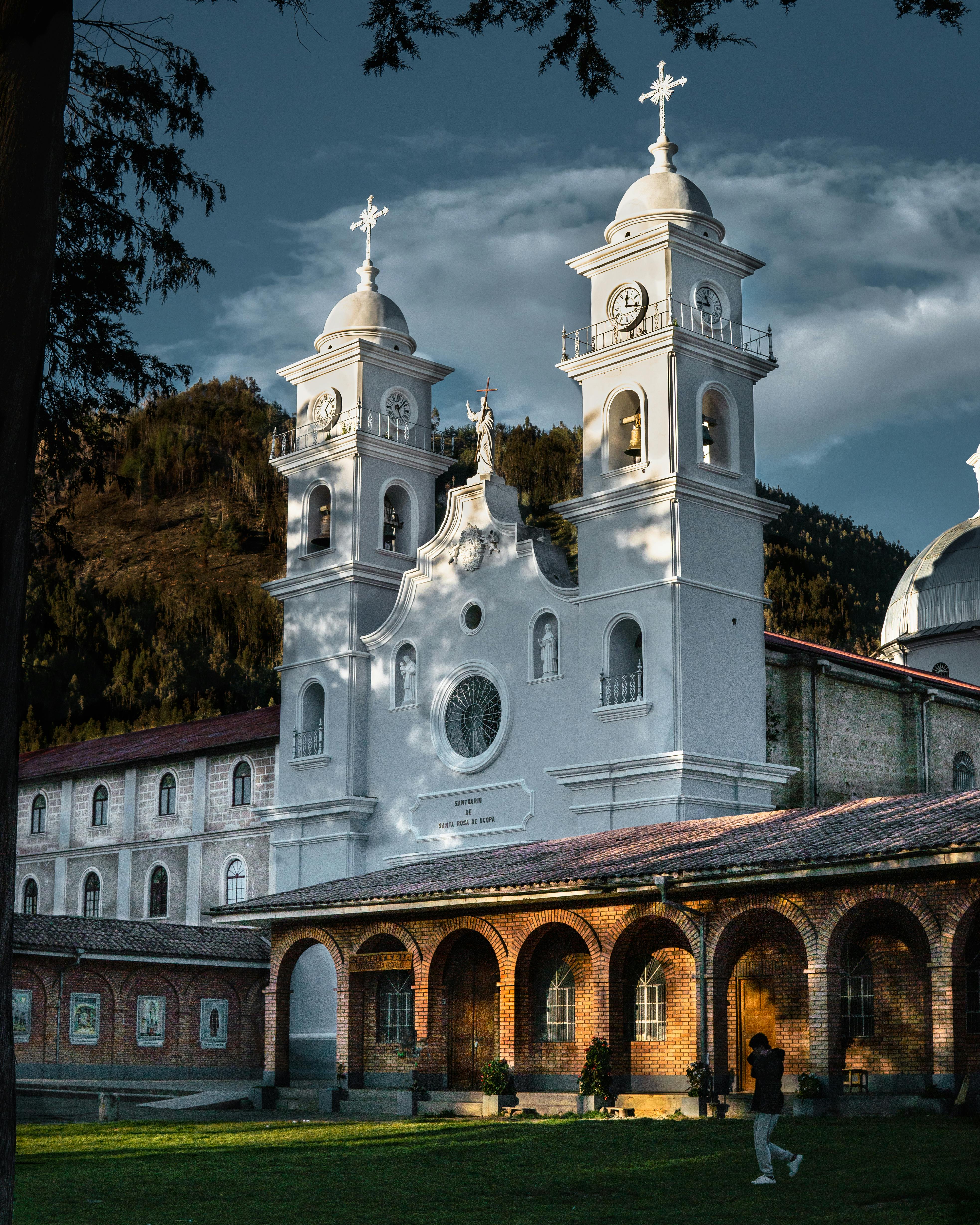 White Building of Convent of Ocopa · Free Stock Photo
