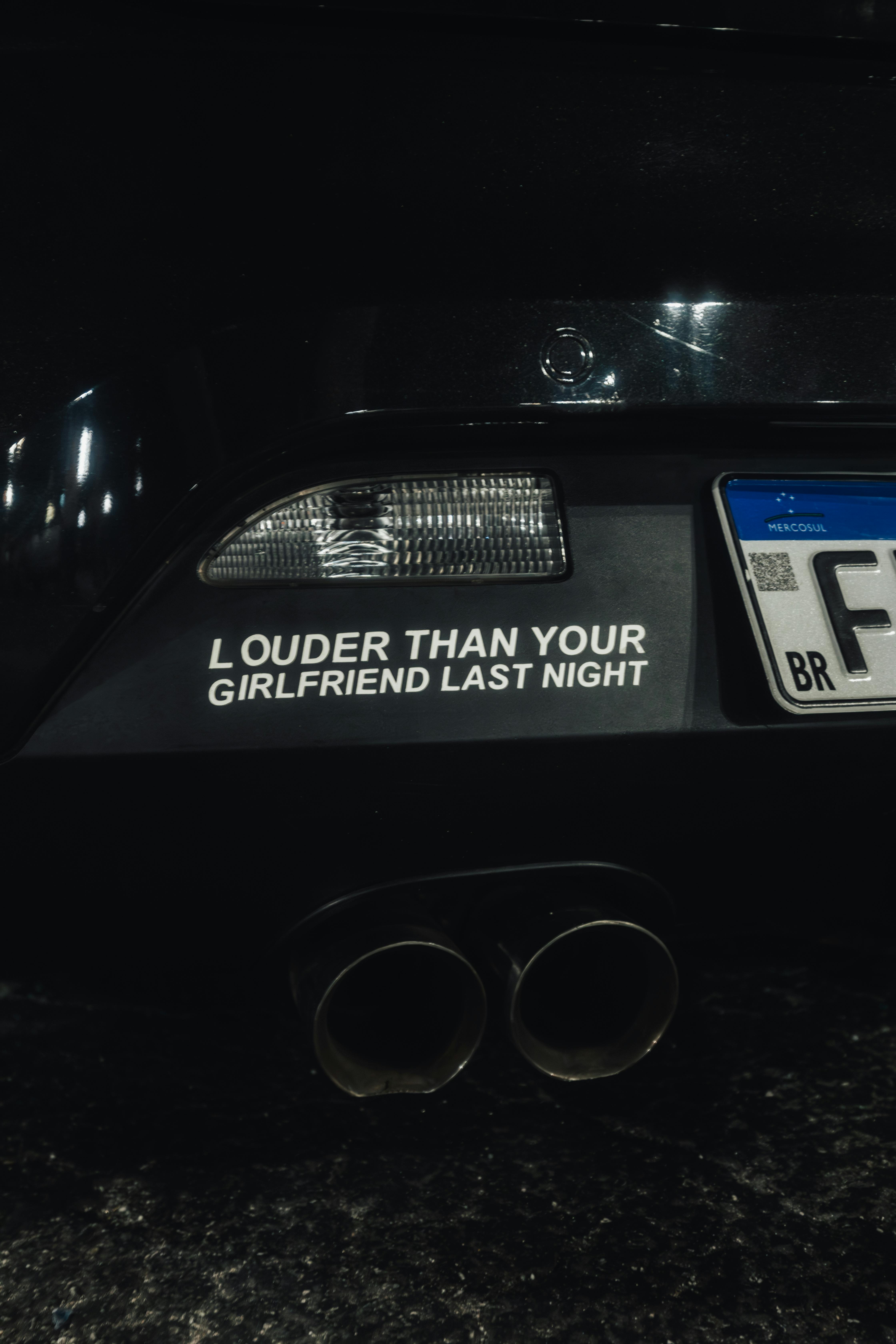 Text on Car Livery · Free Stock Photo