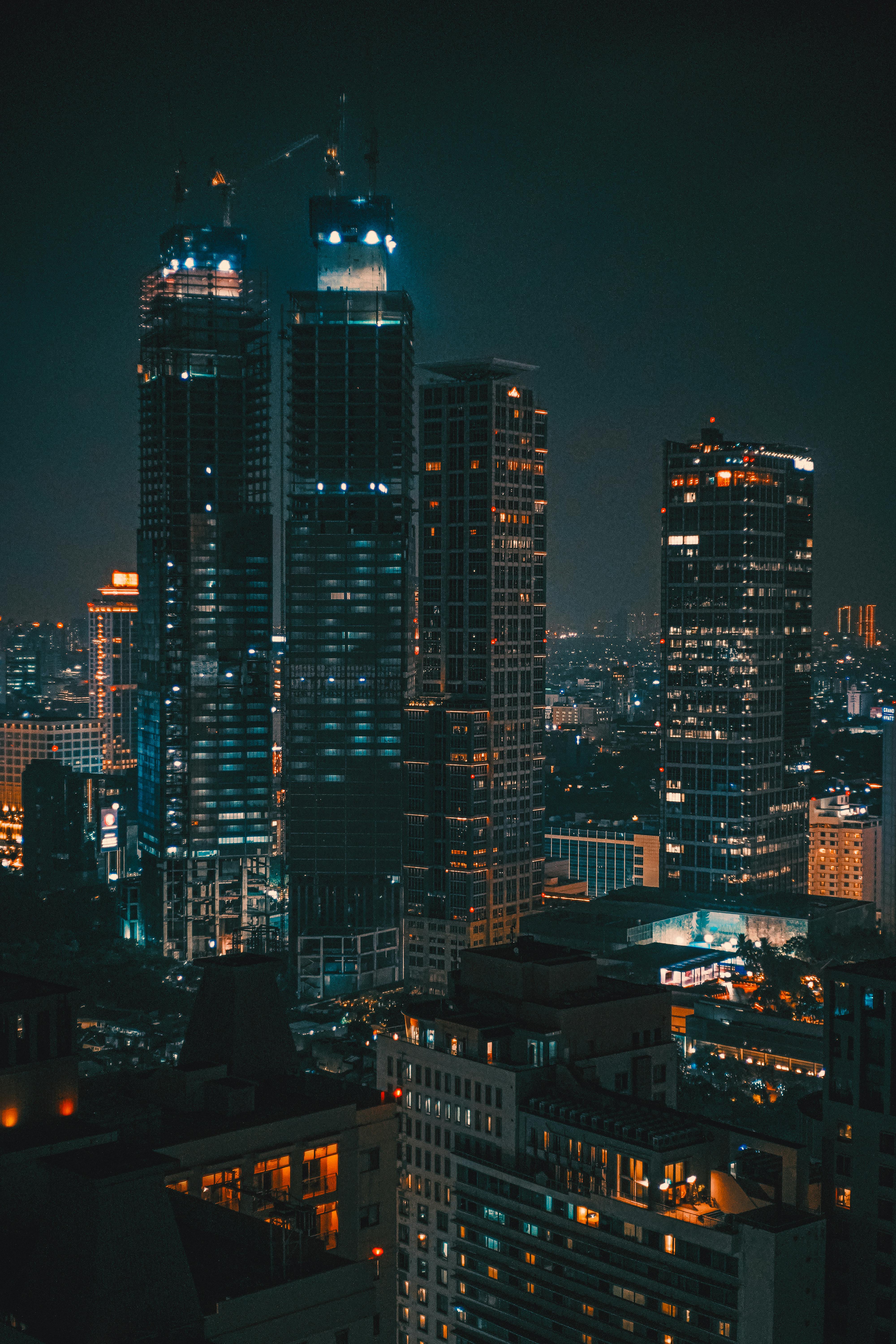 Cityscape at Night · Free Stock Photo
