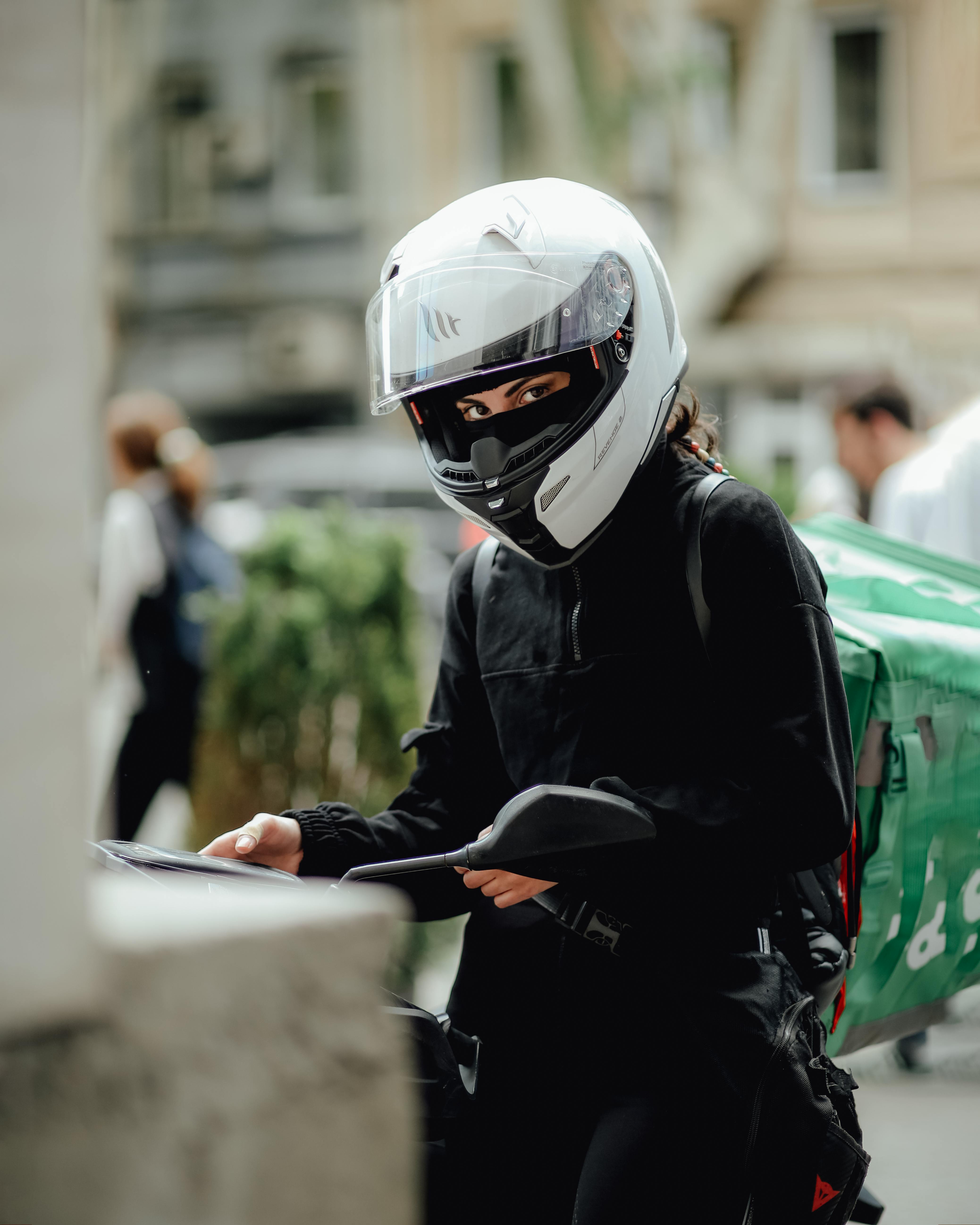 Delivery Motor Photos, Download The BEST Free Delivery Motor Stock ...