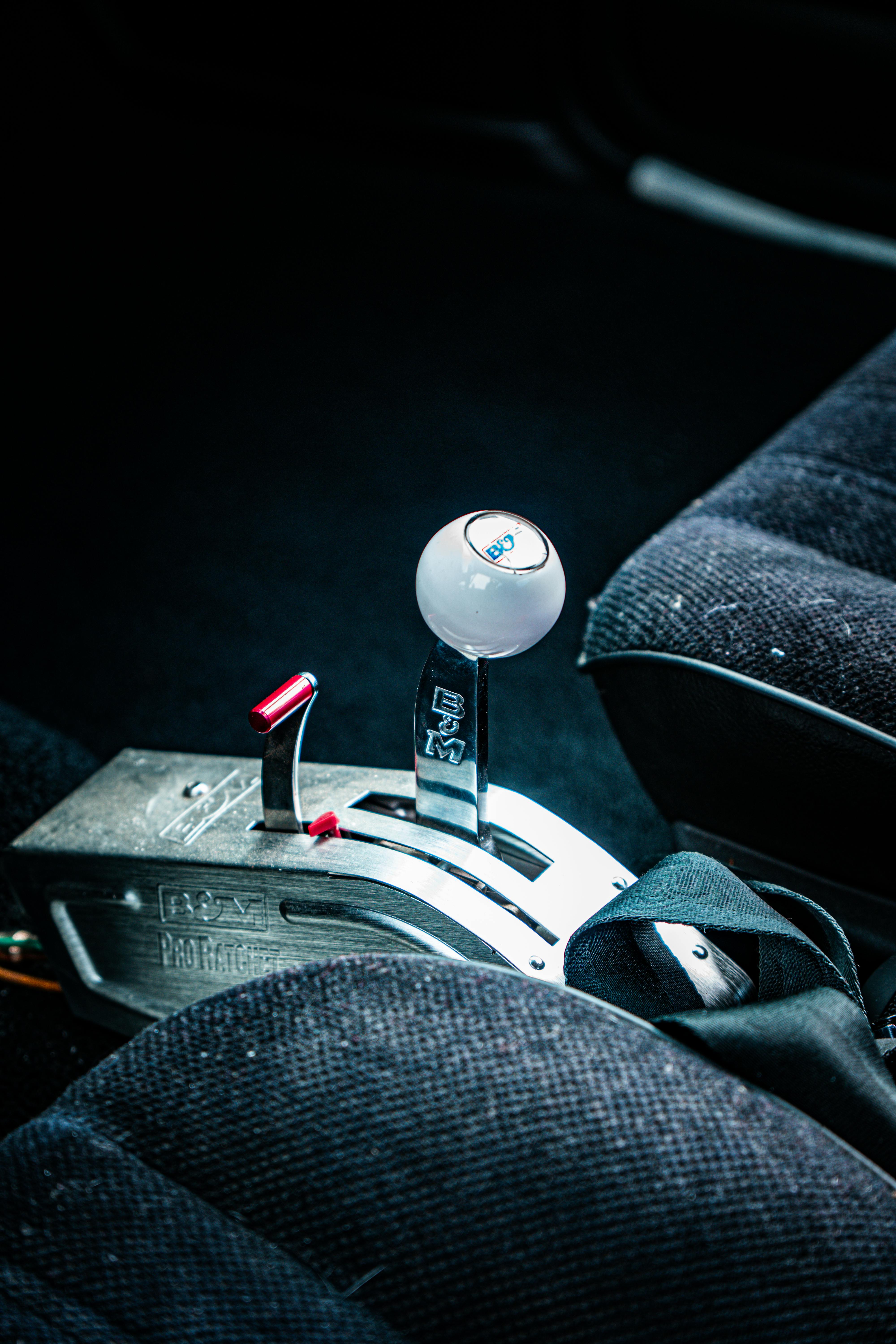 Automatic Ratchet Shifter in a Modified Car · Free Stock Photo
