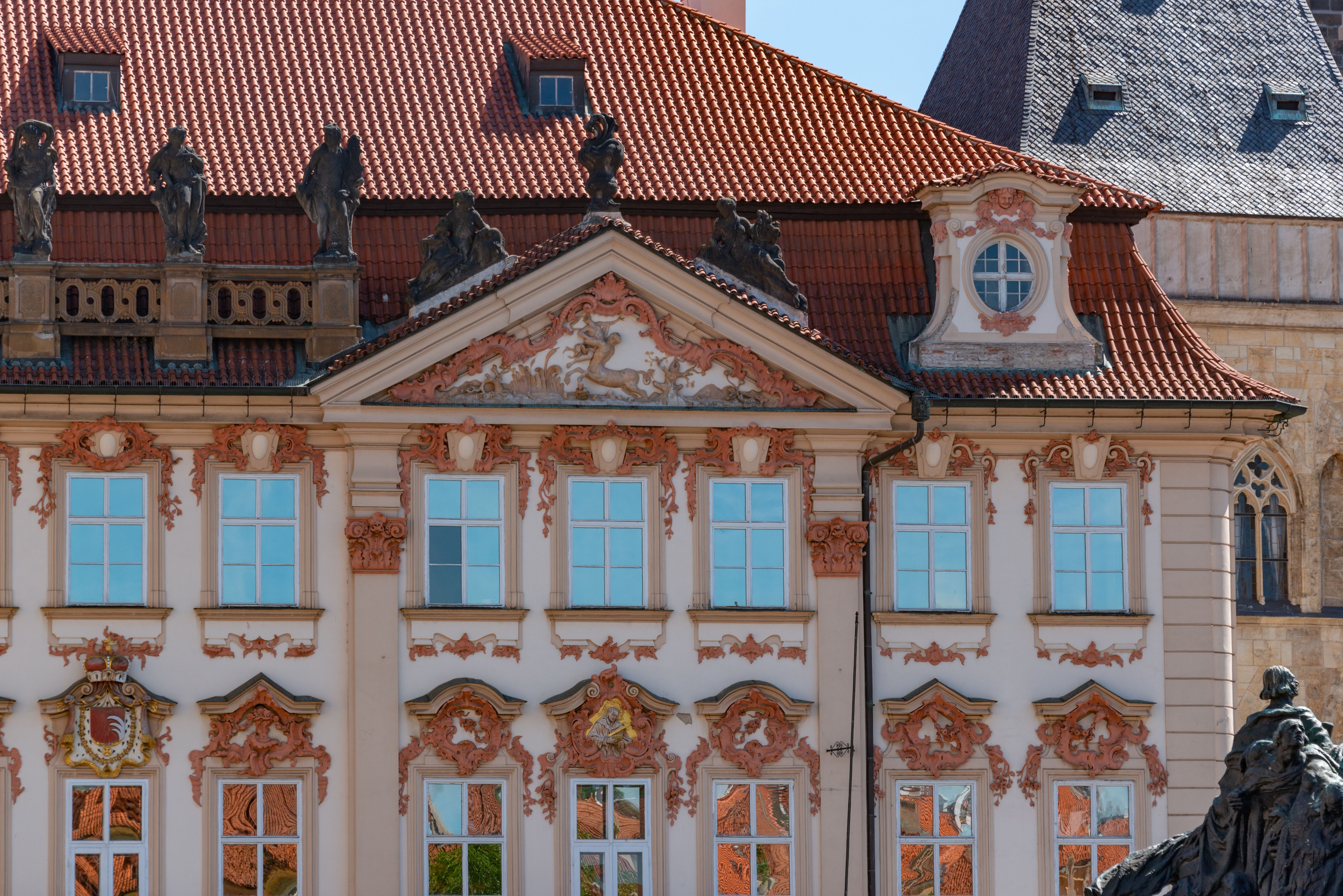 Facade of Urban Palace in Prague · Free Stock Photo